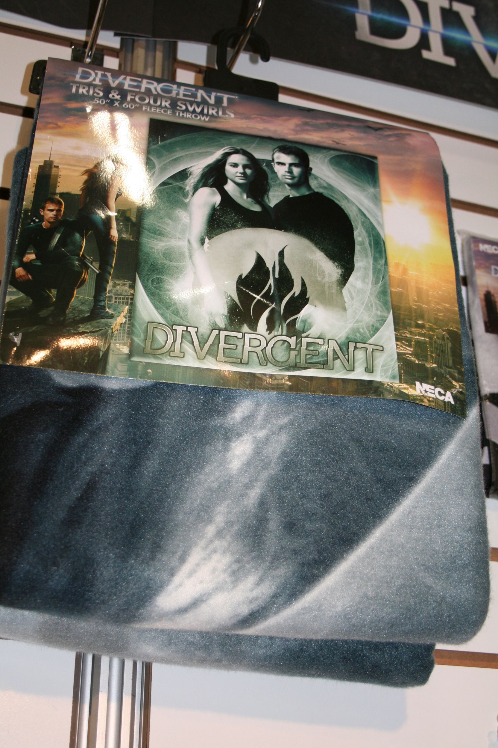 Pictures of the NECA Toys/Action Figures for DIVERGENT, PACIFIC RIM ...