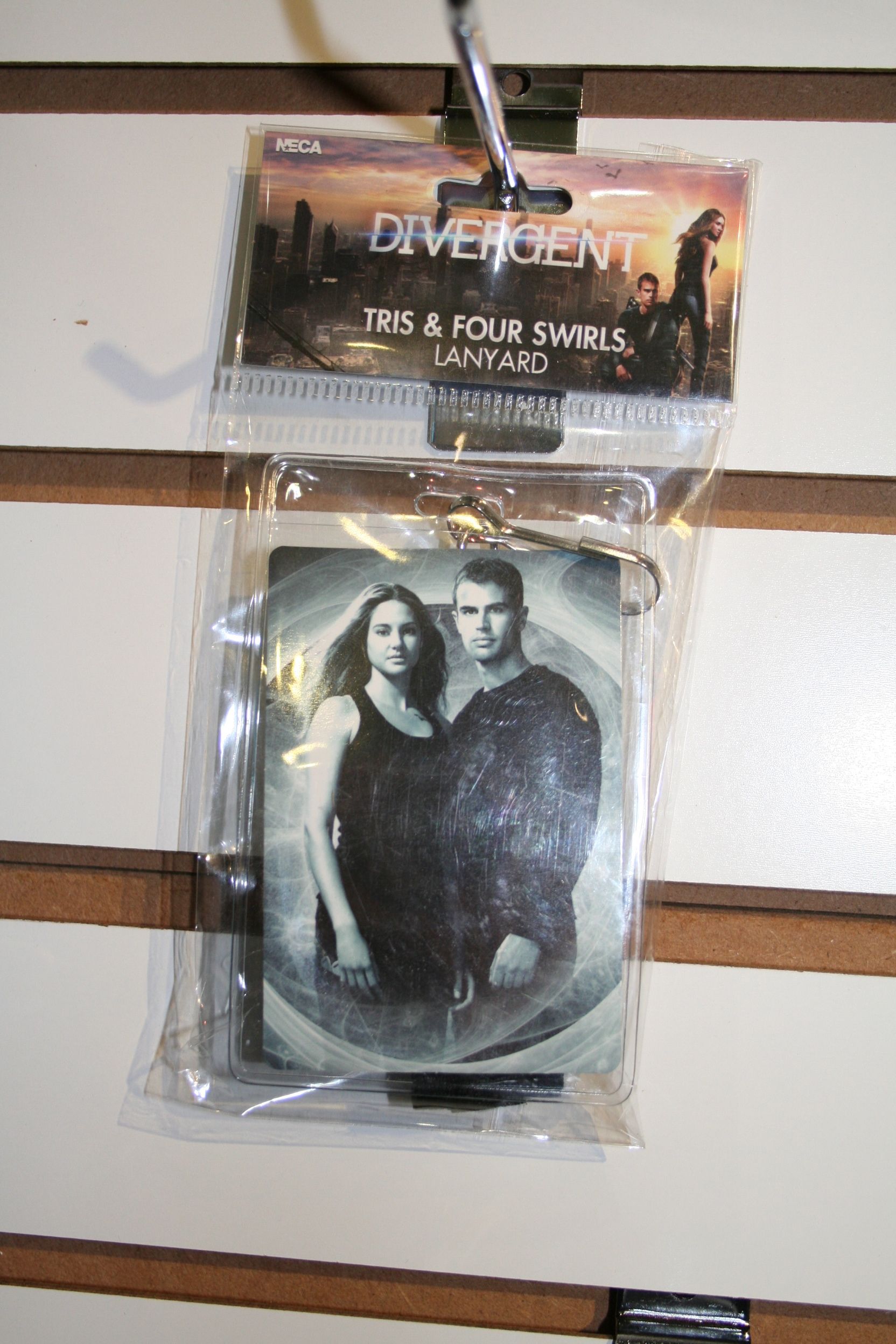 Pictures of the NECA Toys/Action Figures for DIVERGENT, PACIFIC RIM ...