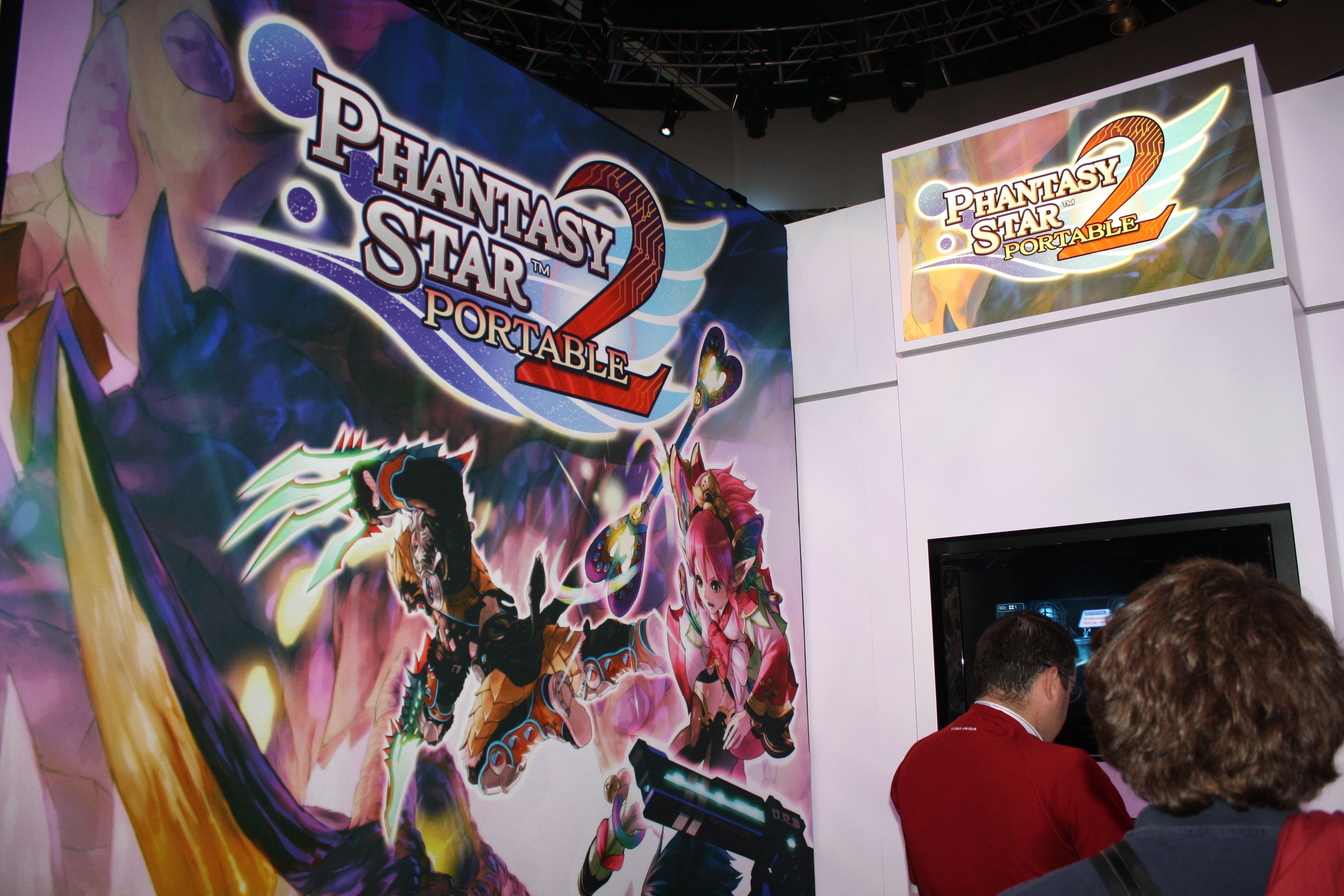 E3 2010 Images Booth Babes, TRON Controllers, and Nintendo, Sony, Xbox ...