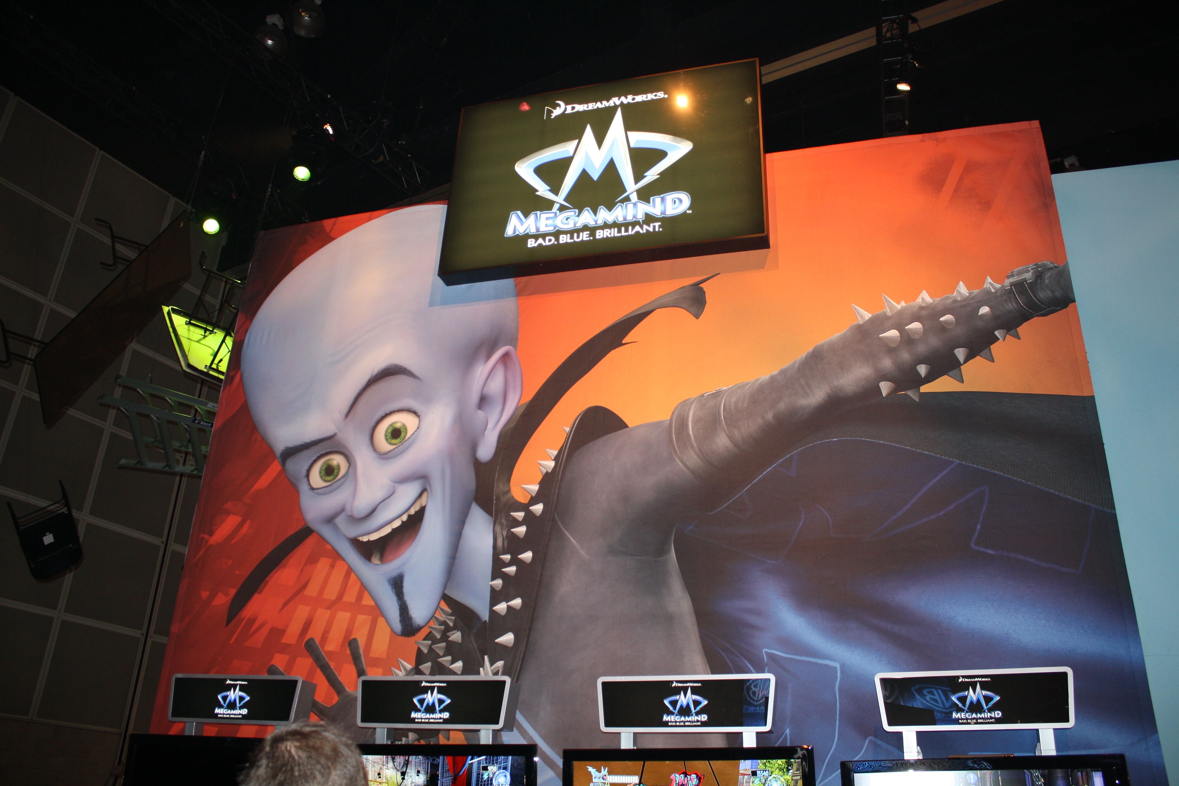 E3 2010 Images Booth Babes, TRON Controllers, and Nintendo, Sony, Xbox ...