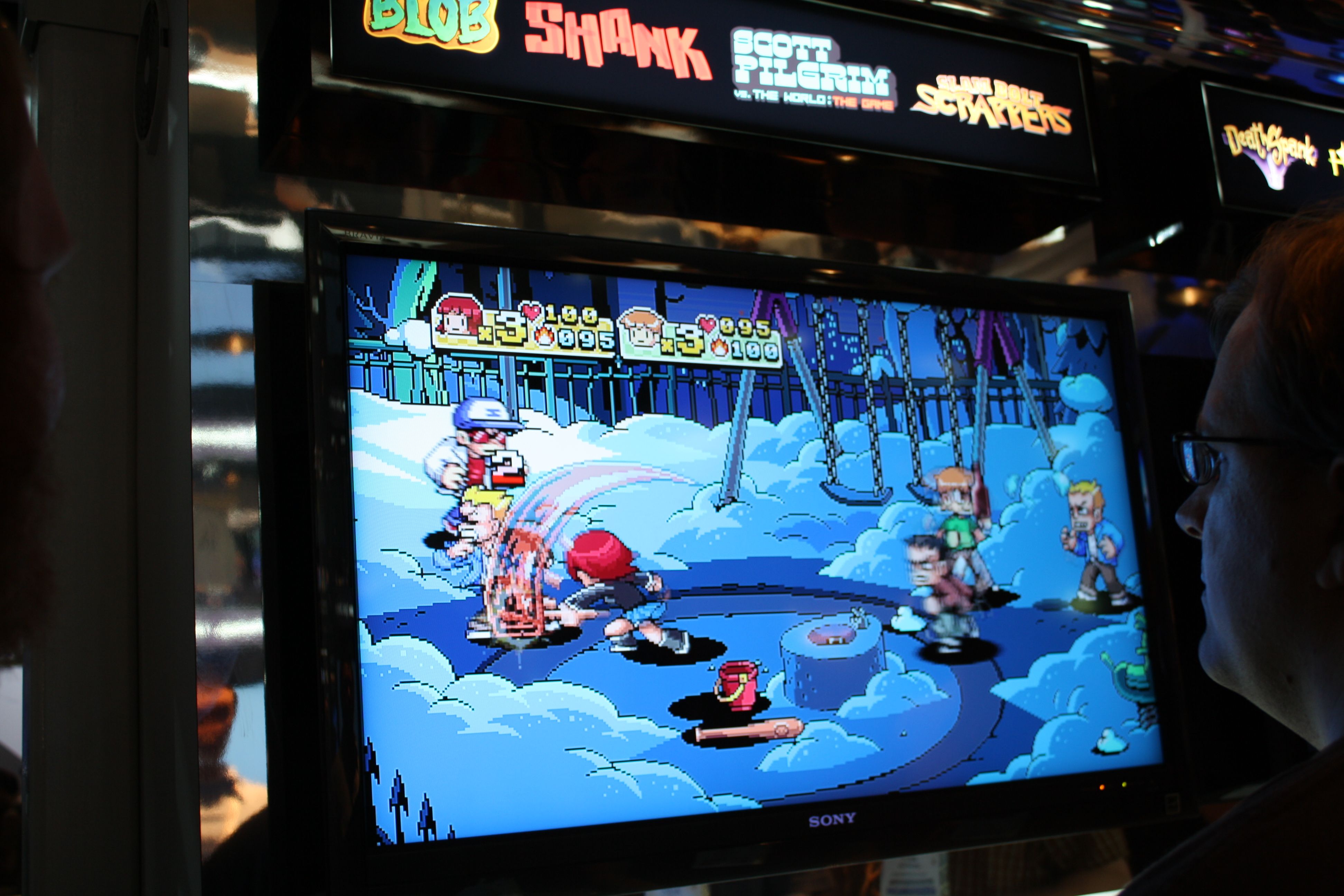 E3 2010 Images Booth Babes, TRON Controllers, and Nintendo, Sony, Xbox ...