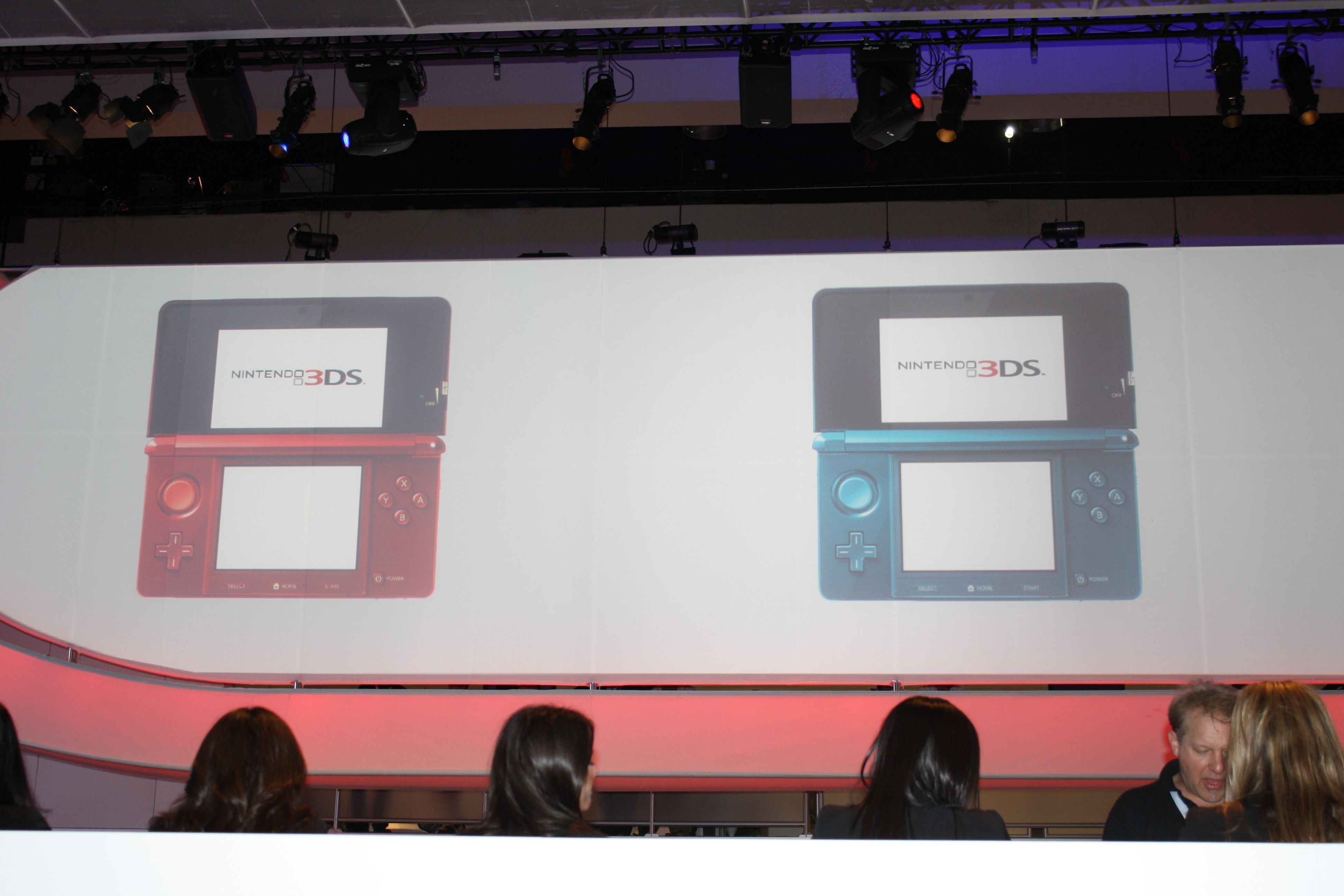 E3 2010 Images Booth Babes, TRON Controllers, and Nintendo, Sony, Xbox Booths