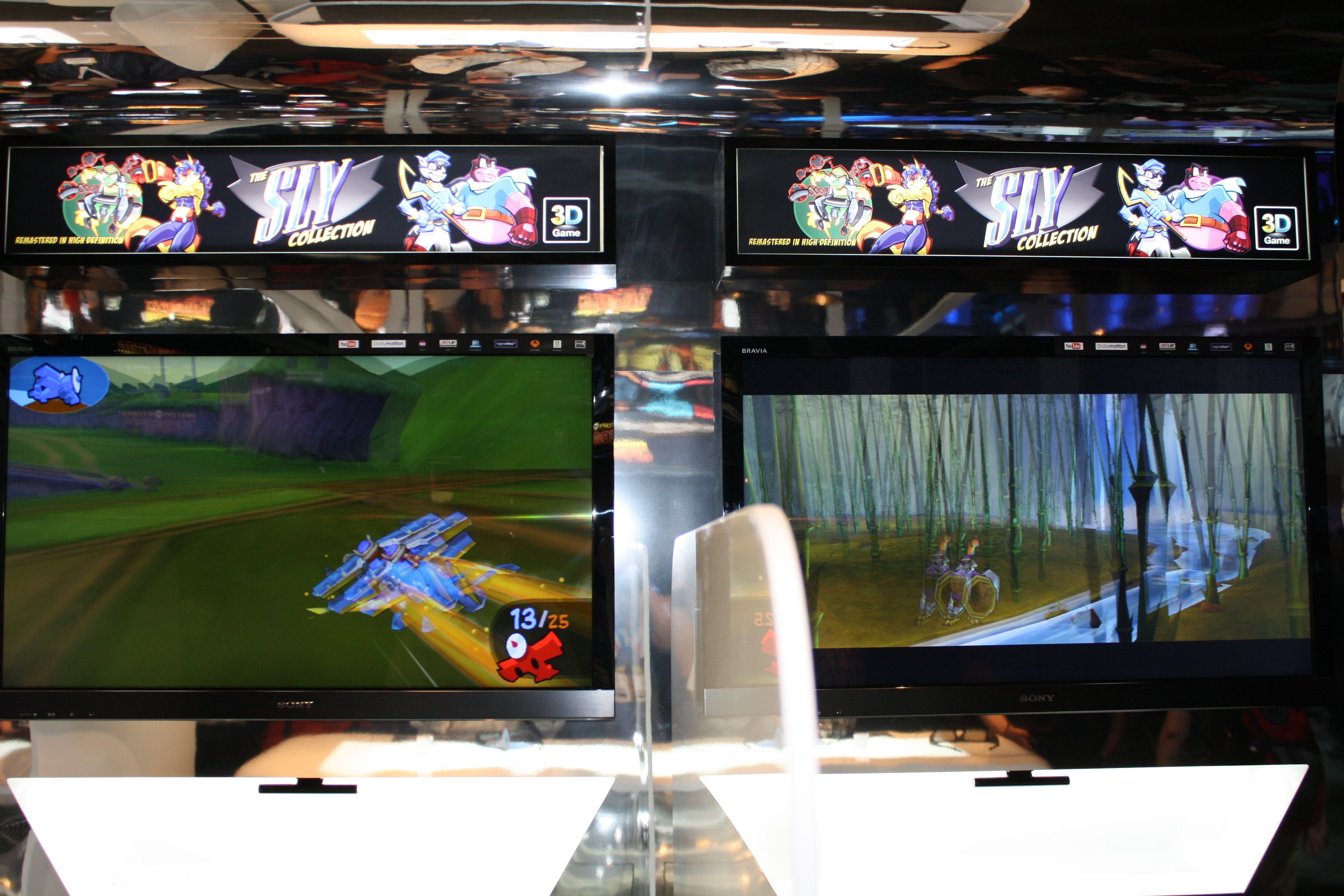 E3 2010 Images Booth Babes, TRON Controllers, and Nintendo, Sony, Xbox ...