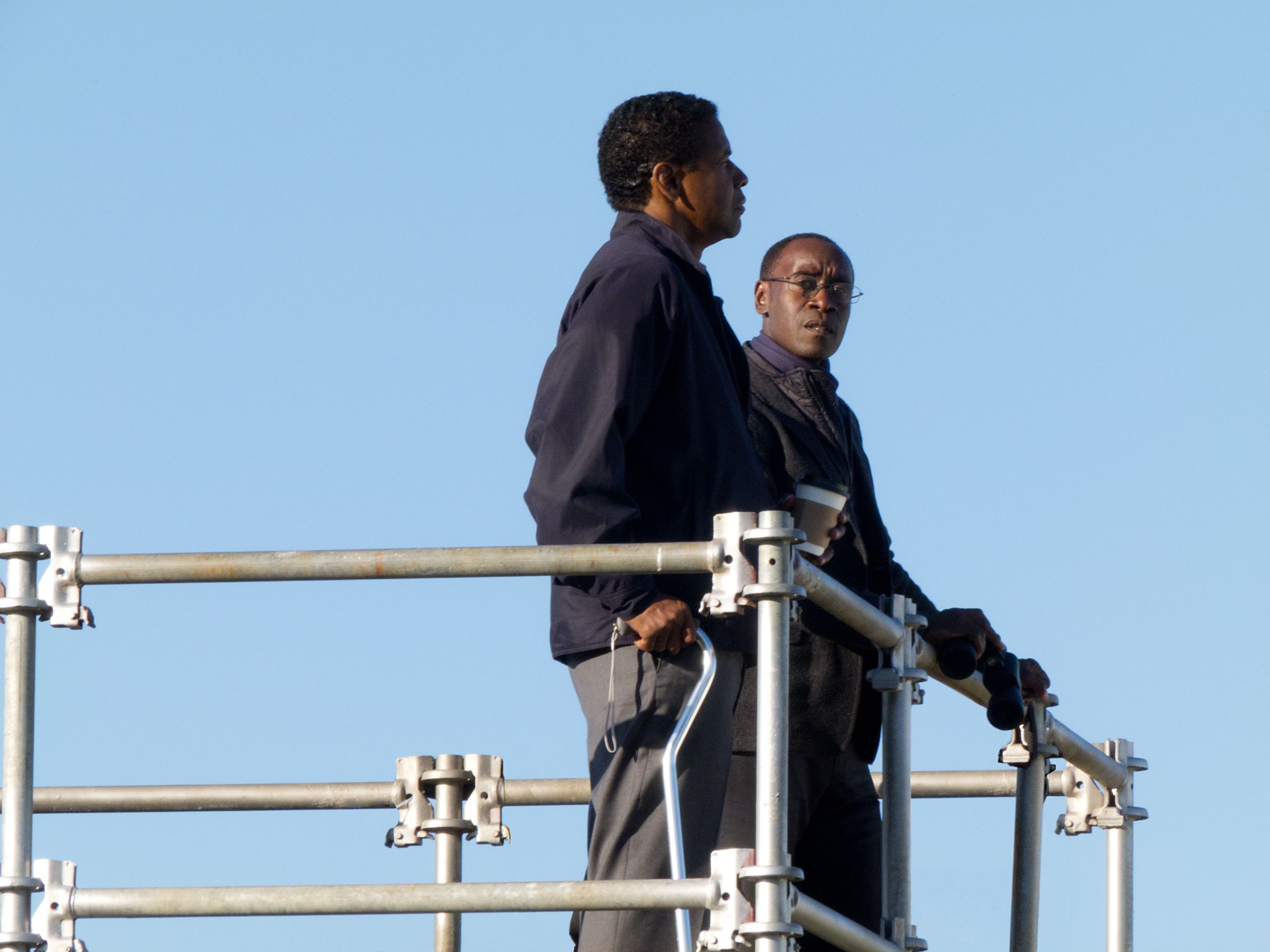 FLIGHT Images Featuring Denzel Washington, Don Cheadle, and John Goodman