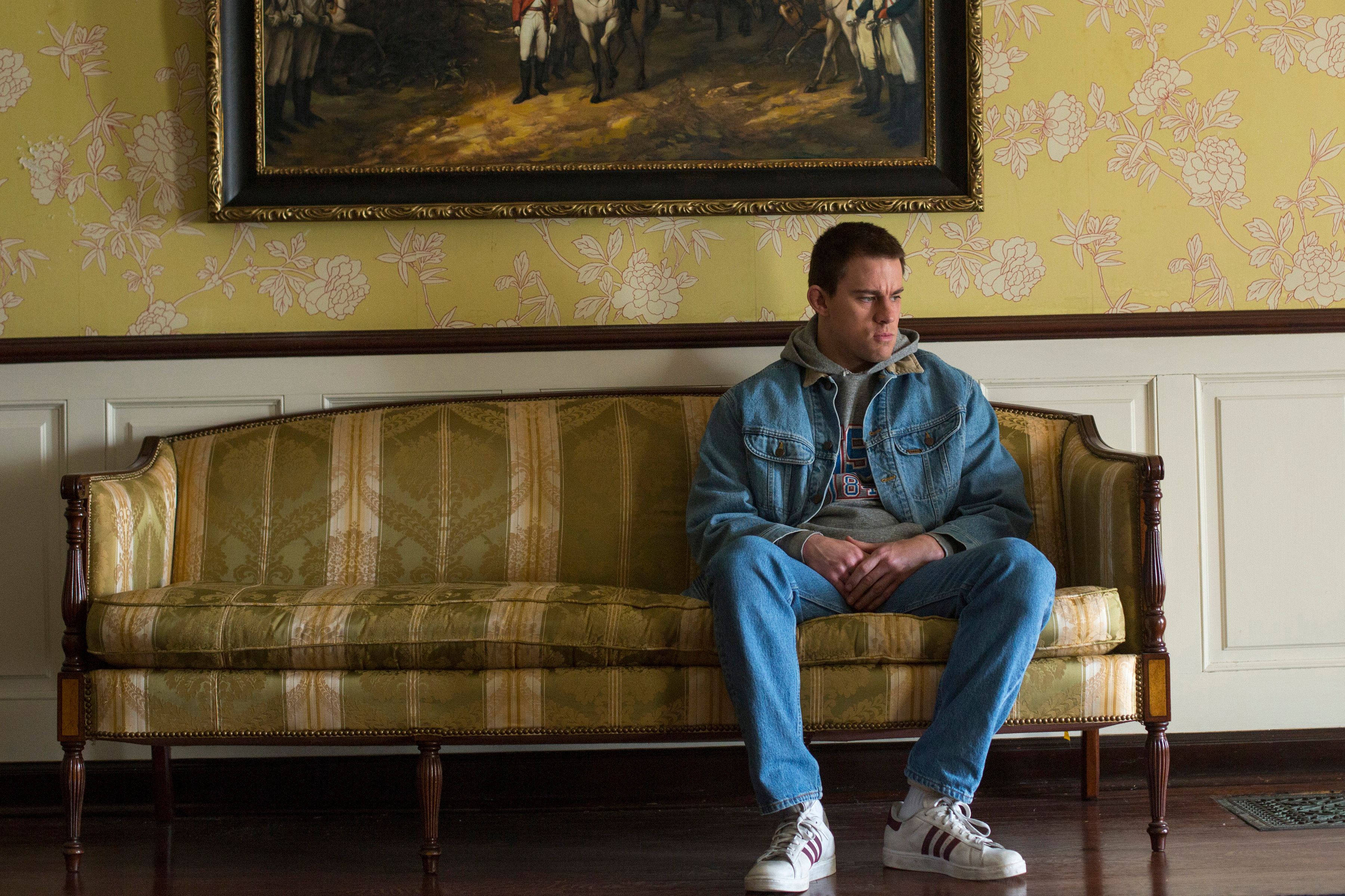 New Foxcatcher Images Featuring Steve Carell, Channing Tatum, and Mark ...