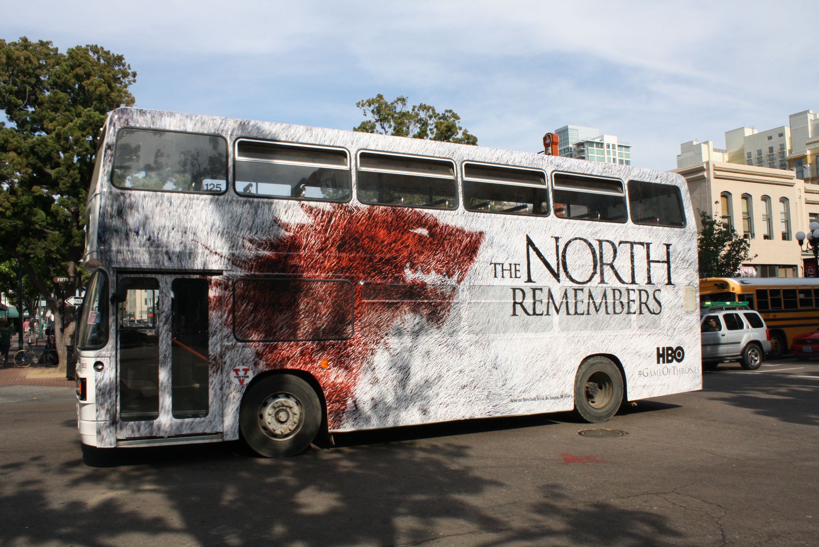 Studio Marketing Has Begun Outside Comic-Con; Check Out Pics of GAME OF ...