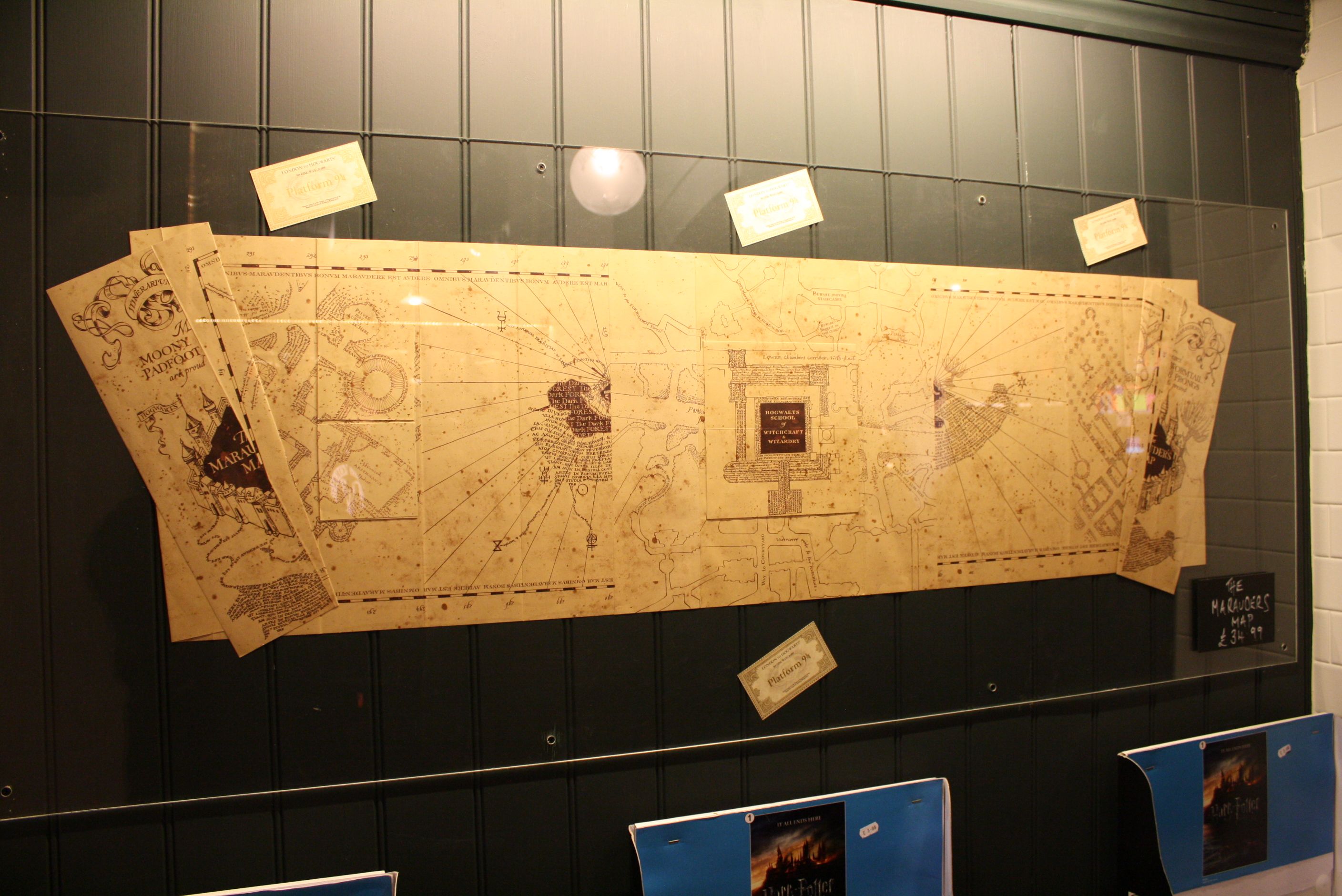 HARRY POTTER Platform 9 3/4 Shop at Kings Cross Station in London Pictures