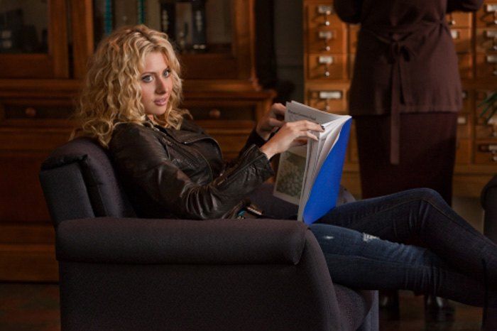 New Images/Clips for The CW's HELLCATS and NIKITA