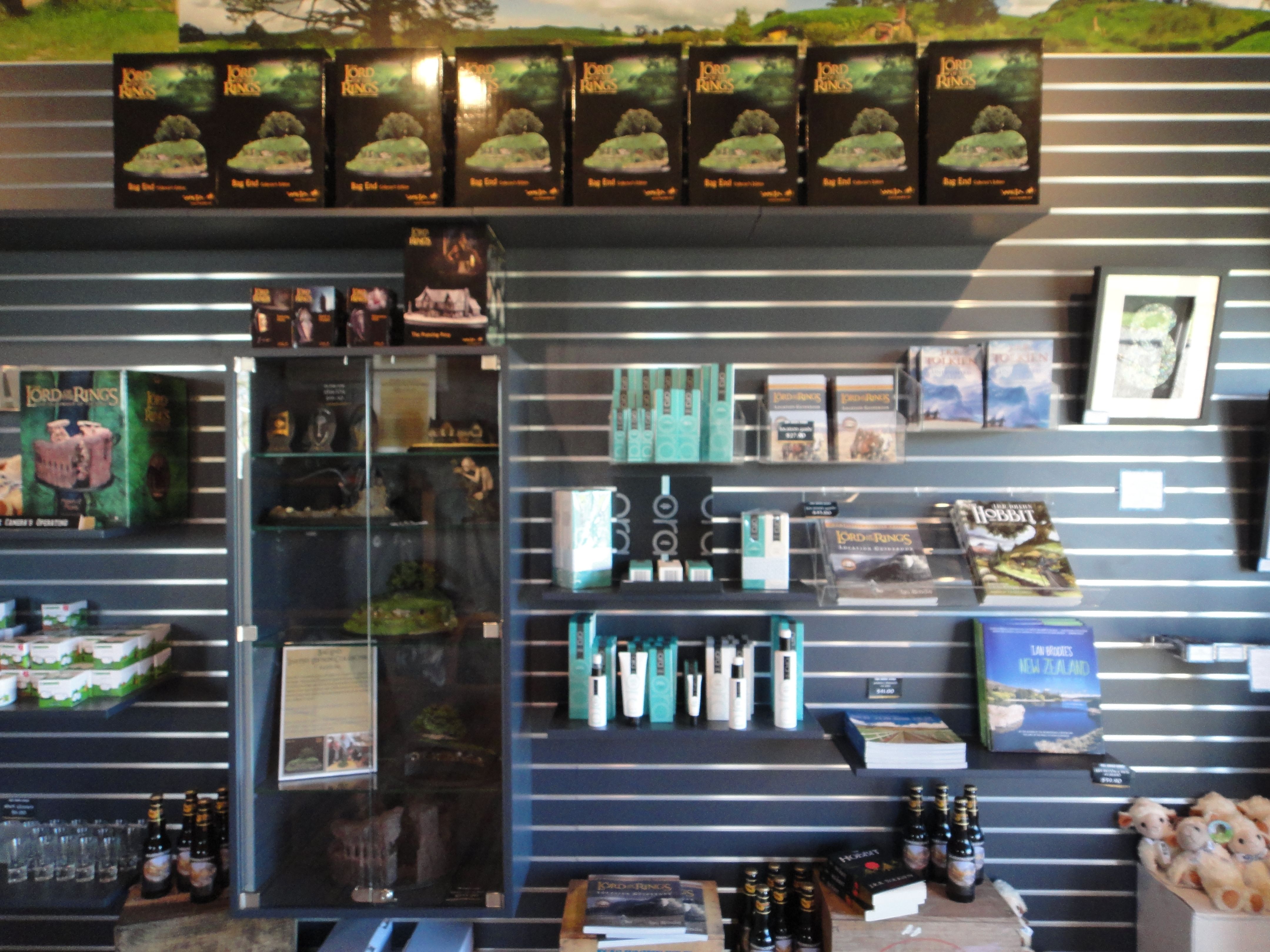 Hobbiton New Zealand Pictures and Details About Movie Set