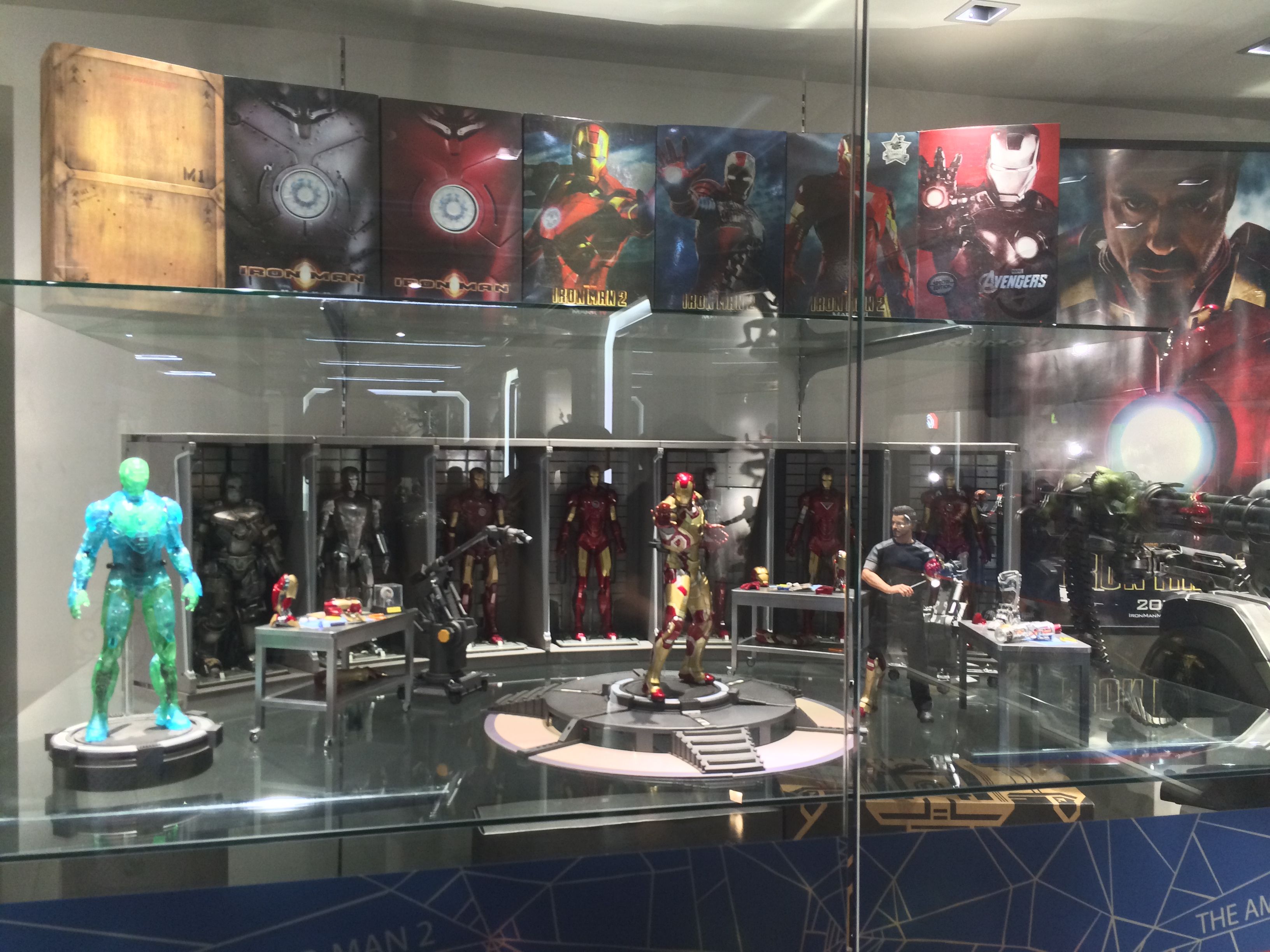 HOT TOYS "Secret Base" Retail Store Images