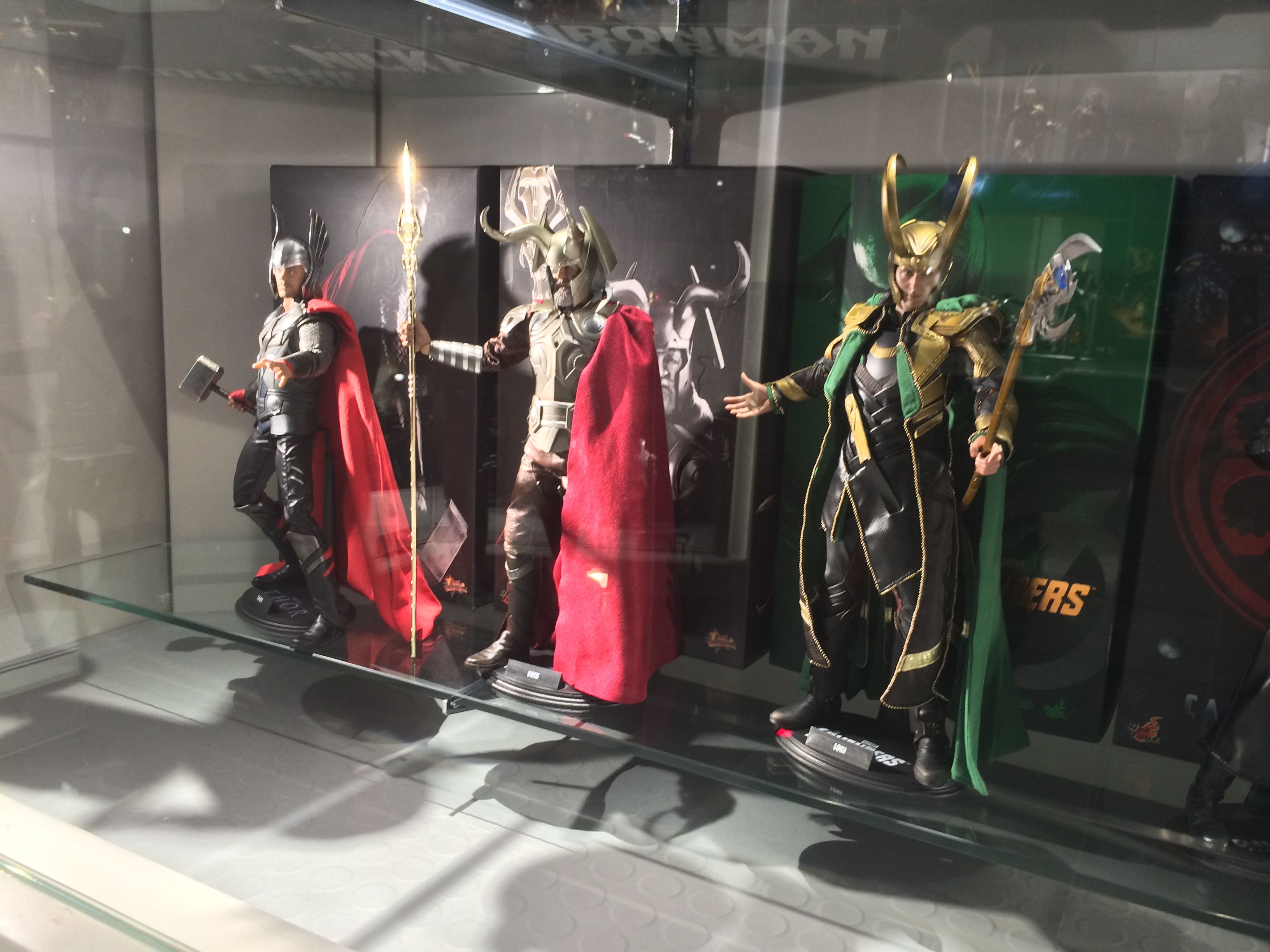 HOT TOYS "Secret Base" Retail Store Images