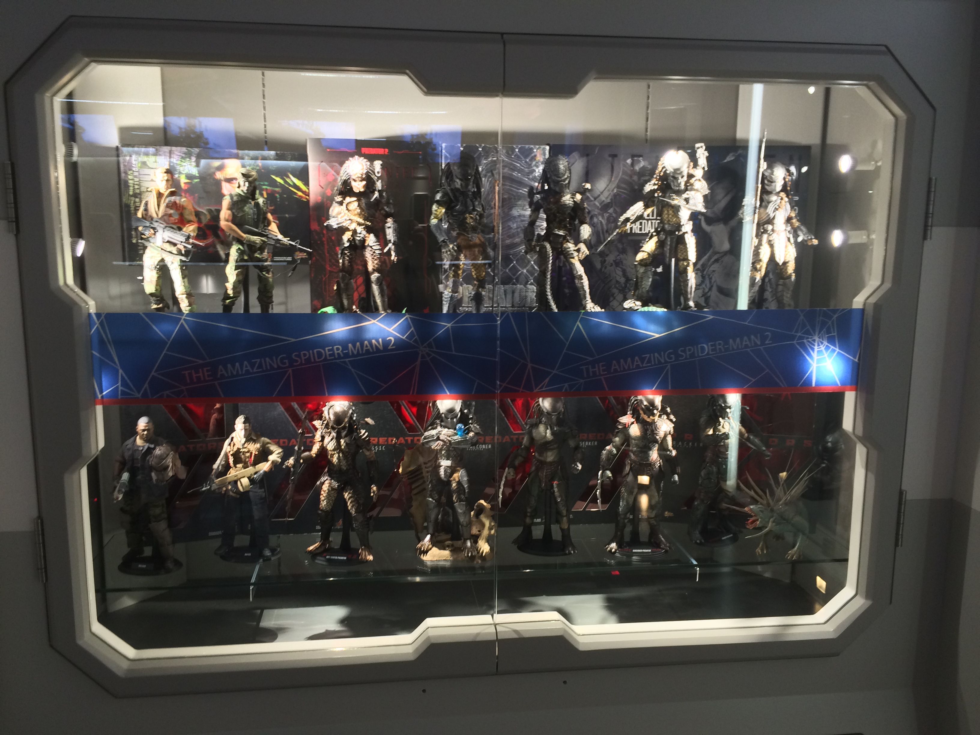 HOT TOYS "Secret Base" Retail Store Images