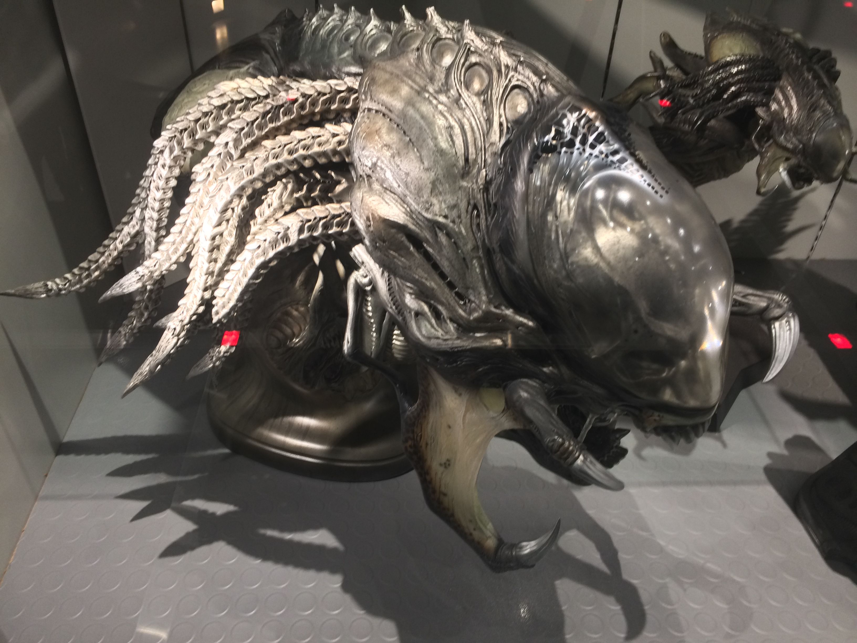 HOT TOYS "Secret Base" Retail Store Images