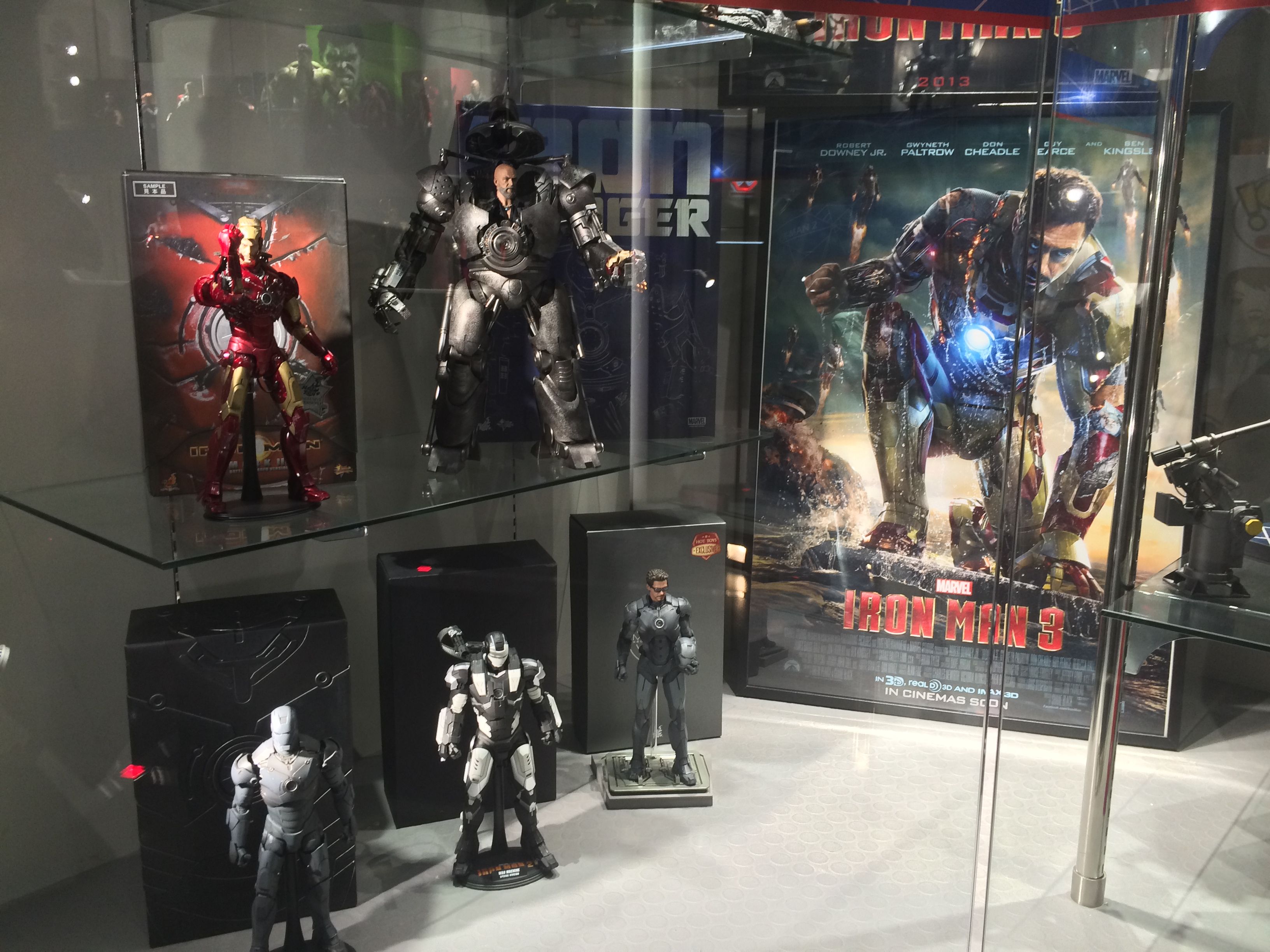 HOT TOYS "Secret Base" Retail Store Images
