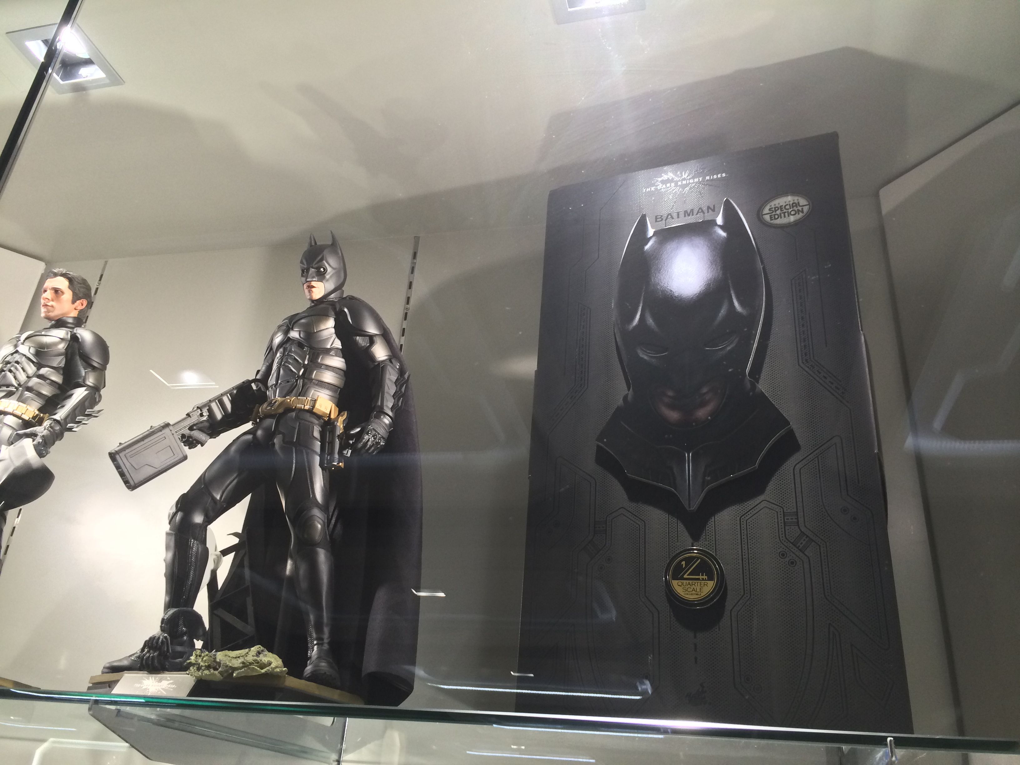 HOT TOYS "Secret Base" Retail Store Images