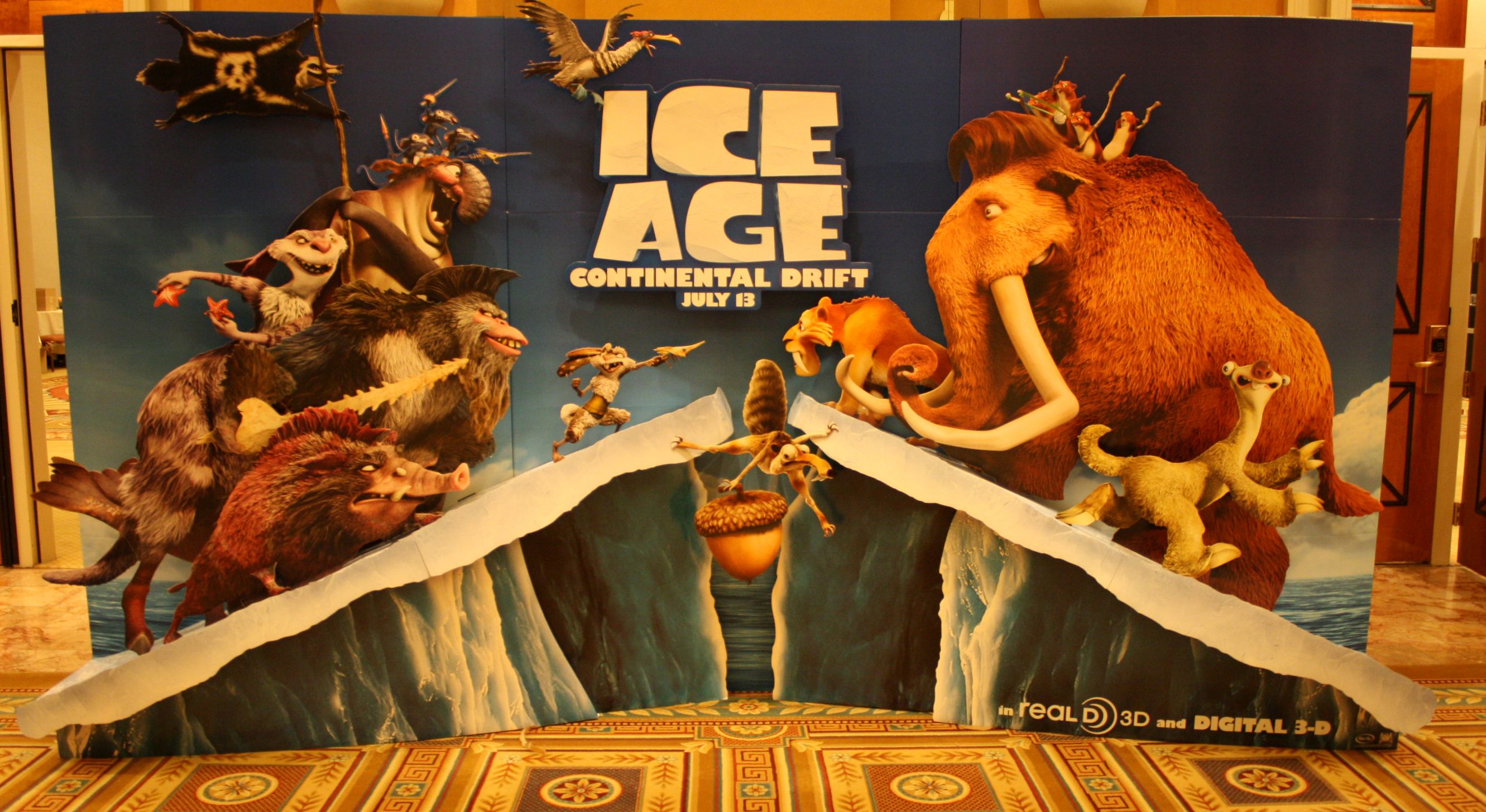 Over 40 Posters from CinemaCon 2012 Including SKYFALL, THE HOST, LOOPER ...