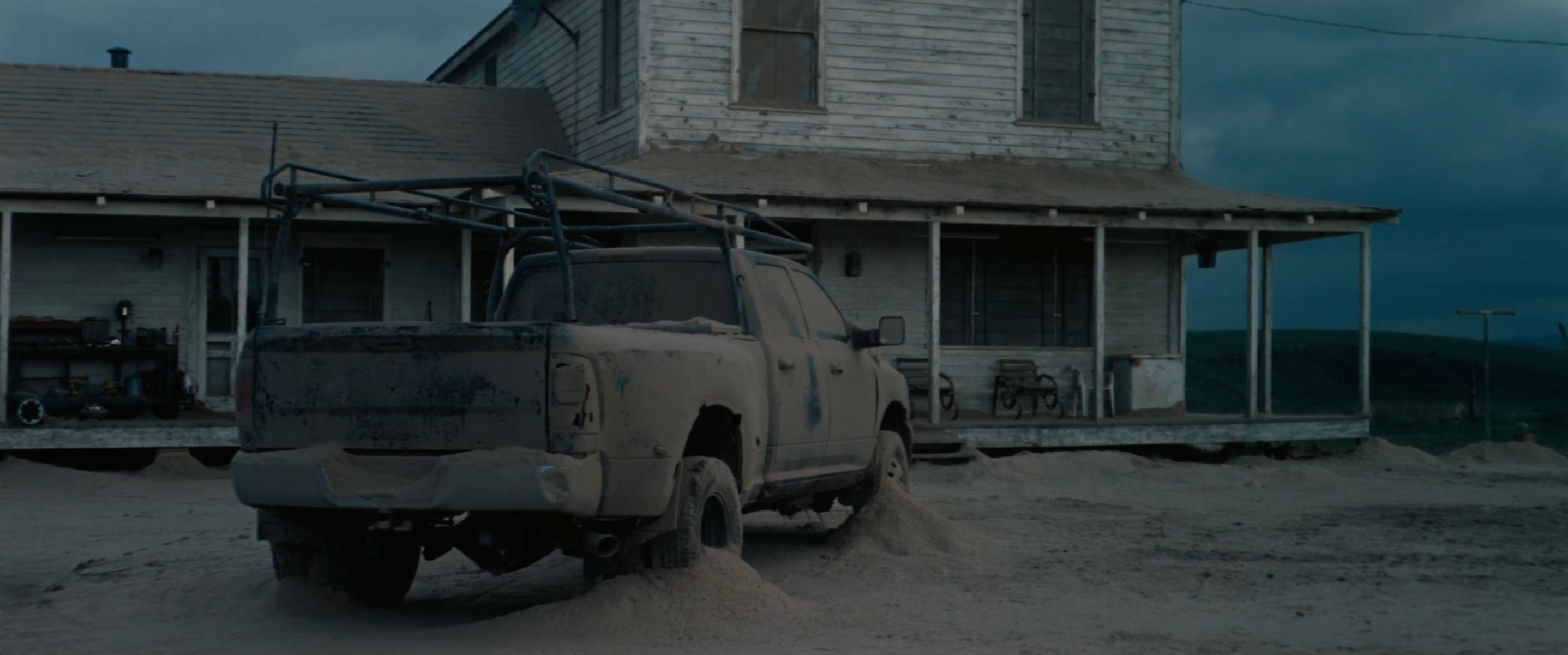 Interstellar Images Detail the World of the Film