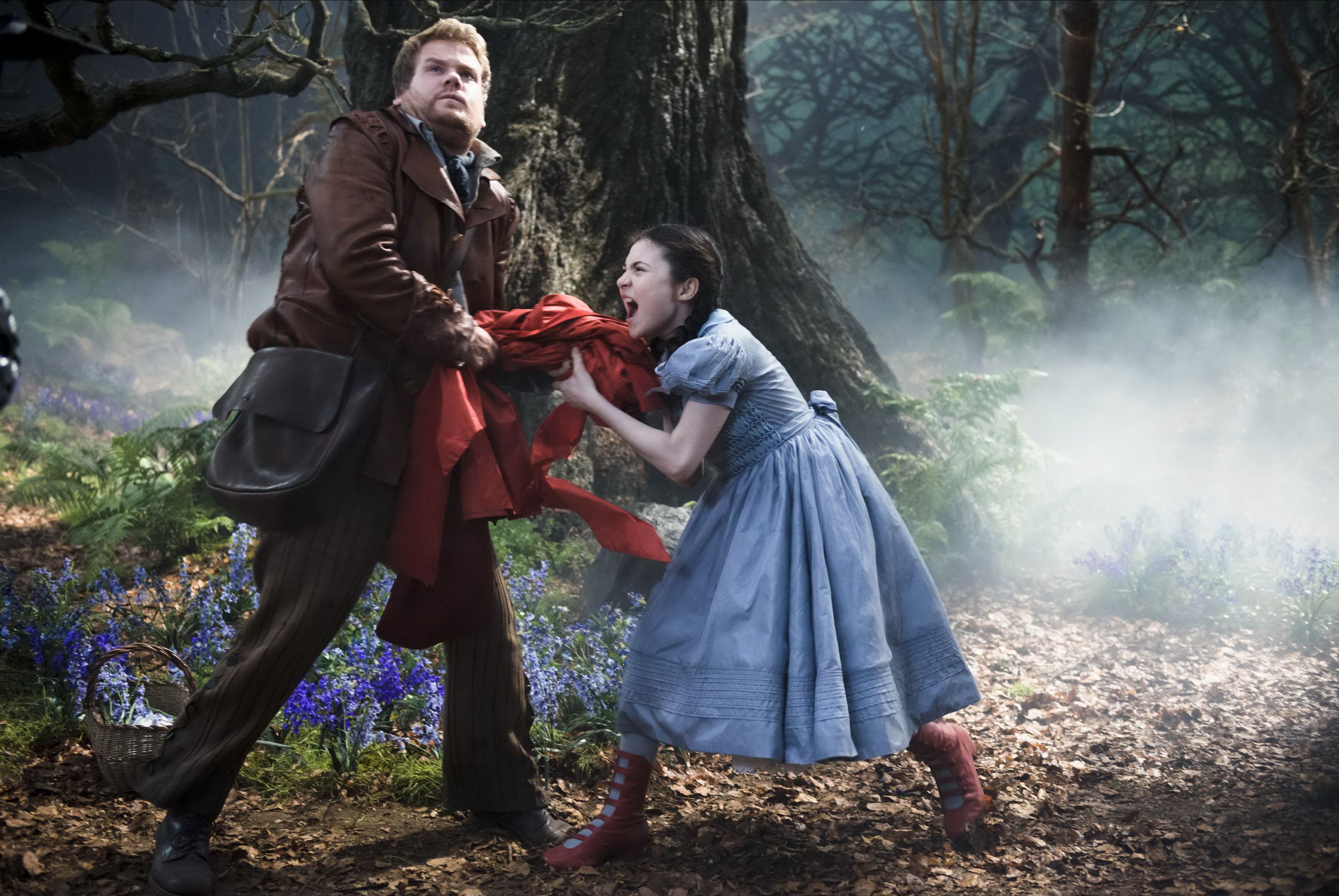 New Into the Woods Images Featuring Meryl Streep and Johnny Depp