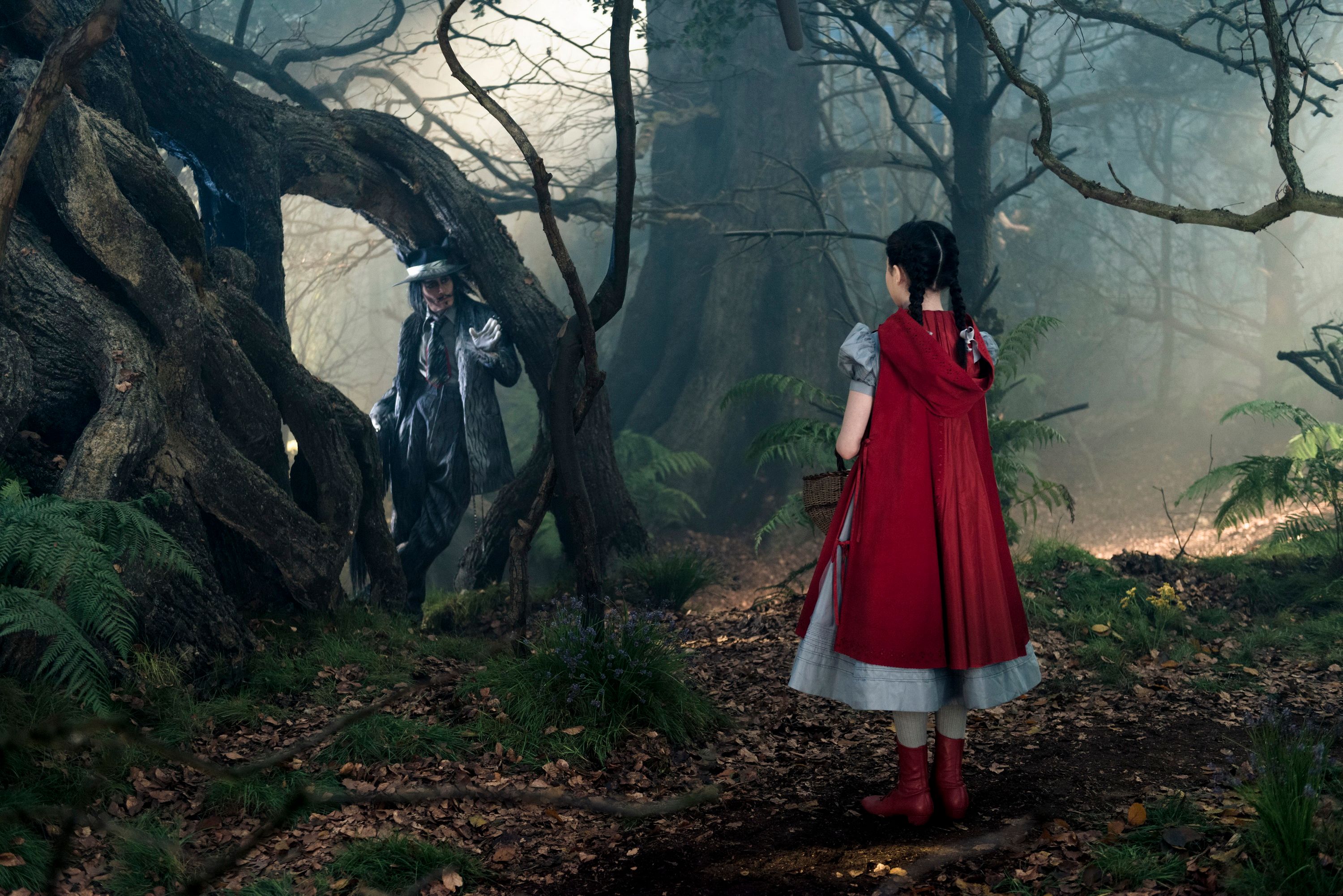 New Into the Woods Images Featuring Meryl Streep and Johnny Depp