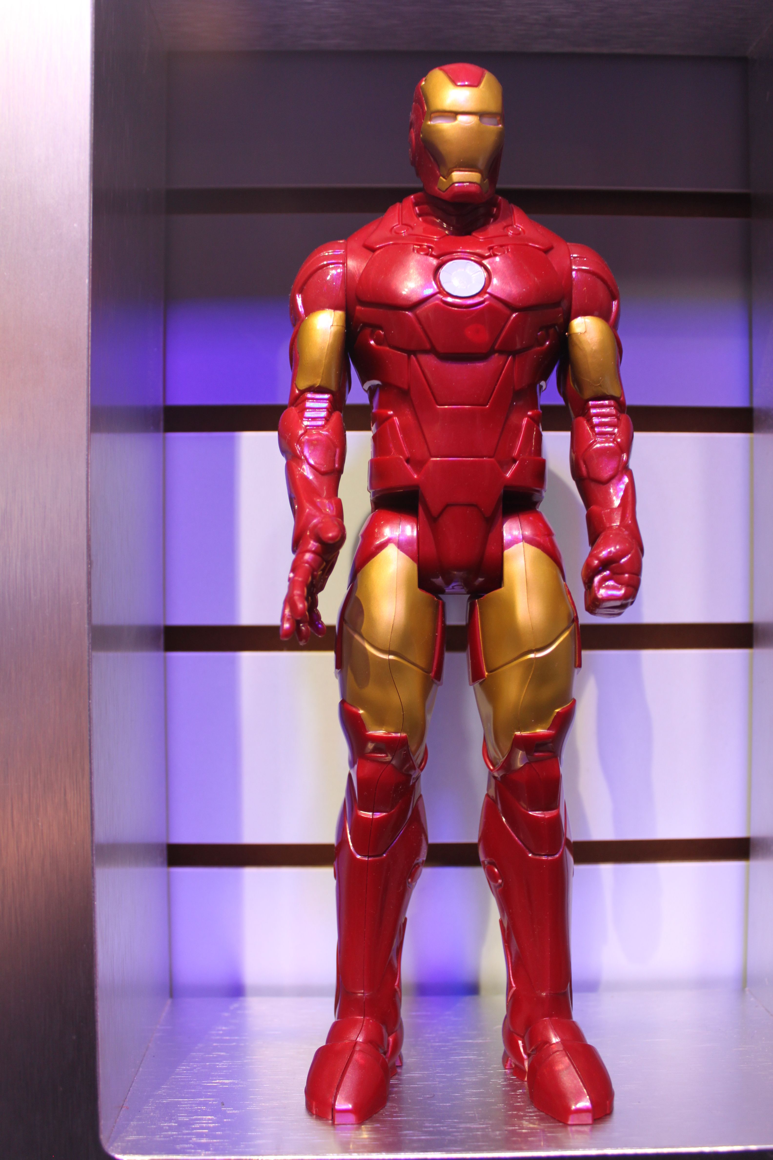 New IRON MAN 3 Toy Images and Marvel Legends/AVENGERS Toy Images