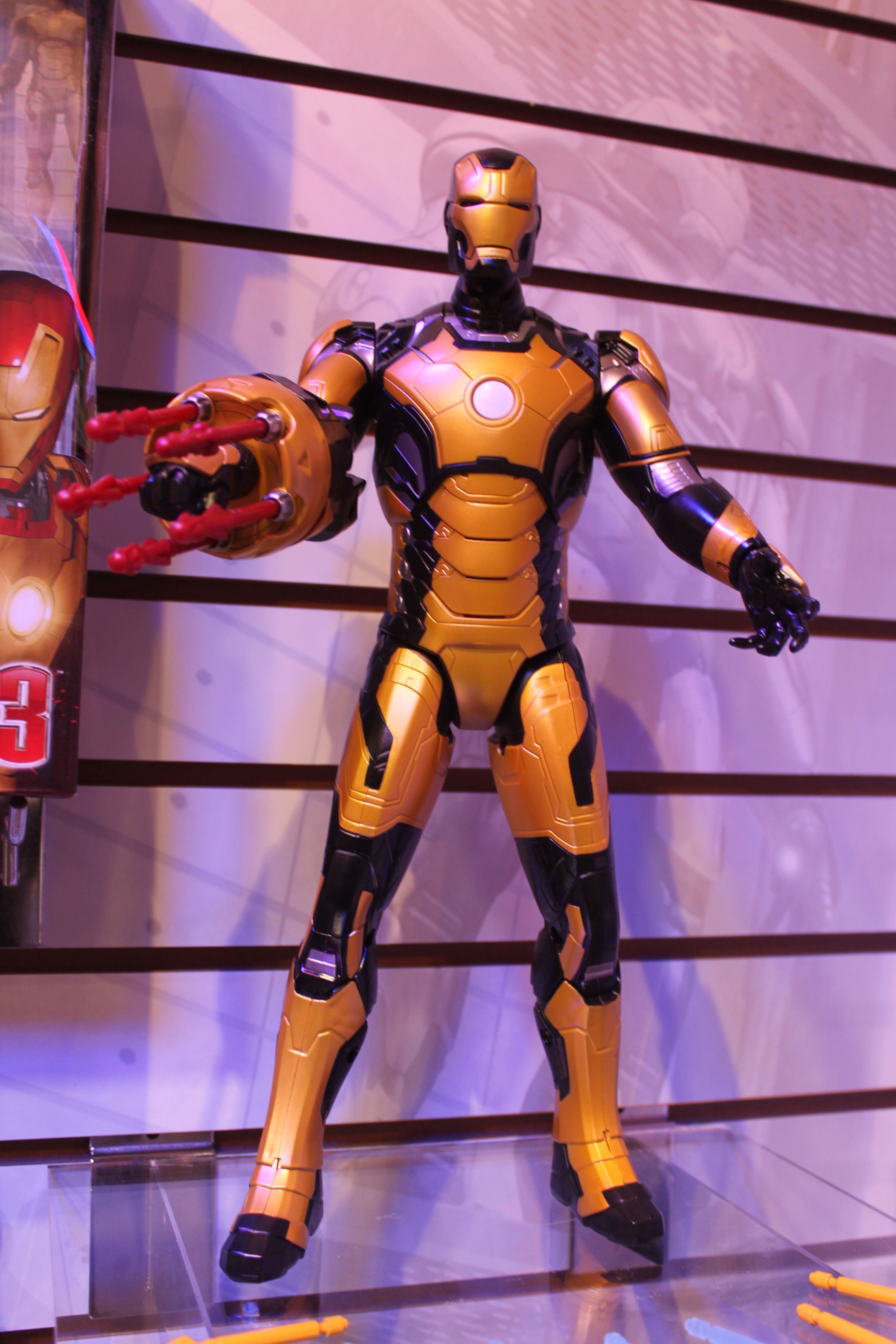 New IRON MAN 3 Toy Images and Marvel Legends/AVENGERS Toy Images