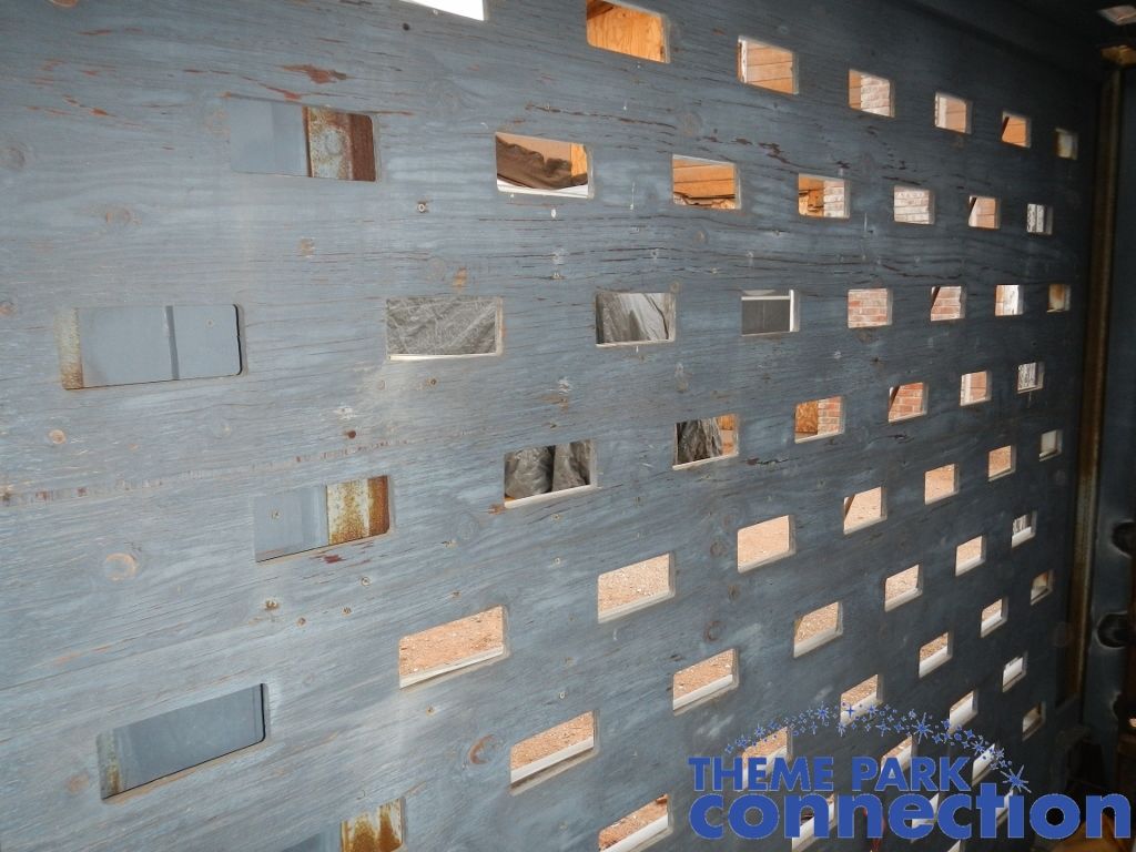 Bid on the Raptor Cage from JURASSIC PARK; Comes with Raptor Inside ...