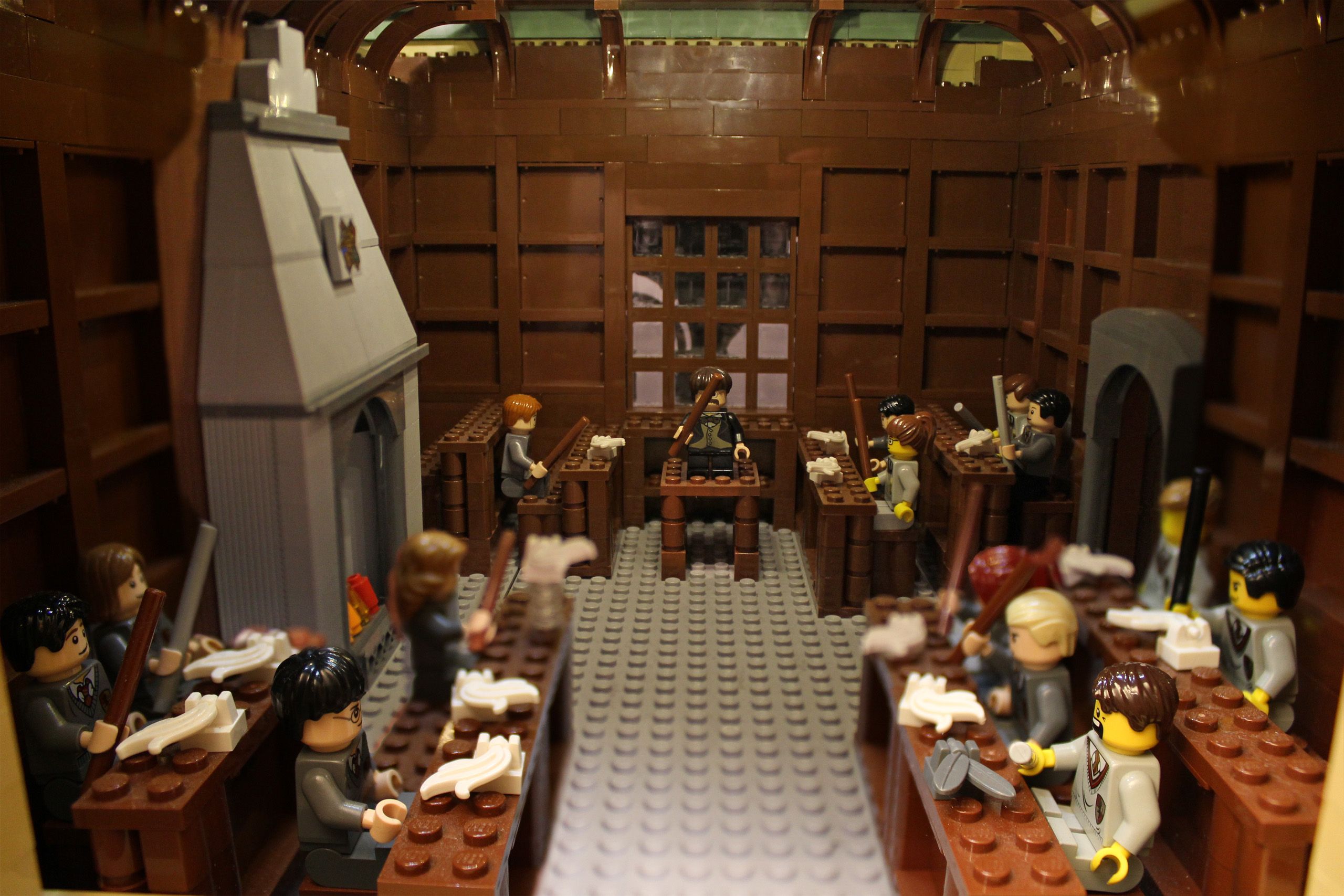 Alice Finch's Massive and Detailed Lego Harry Potter Hogwarts Sculpture ...