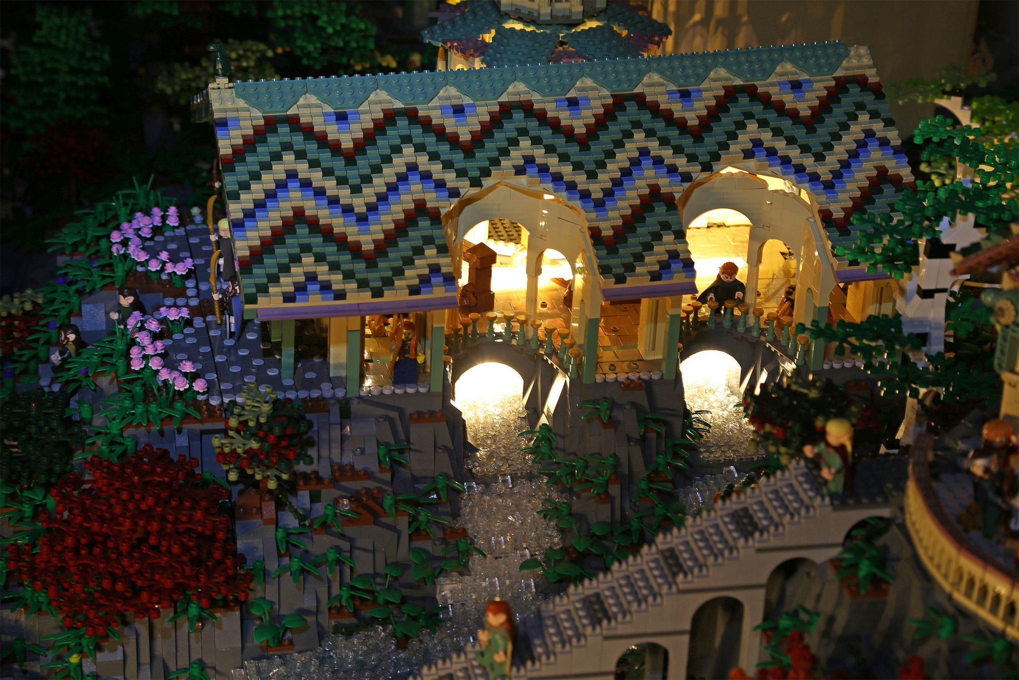 200,000 Piece LEGO Model of Rivendell from THE LORD OF THE RINGS Is ...