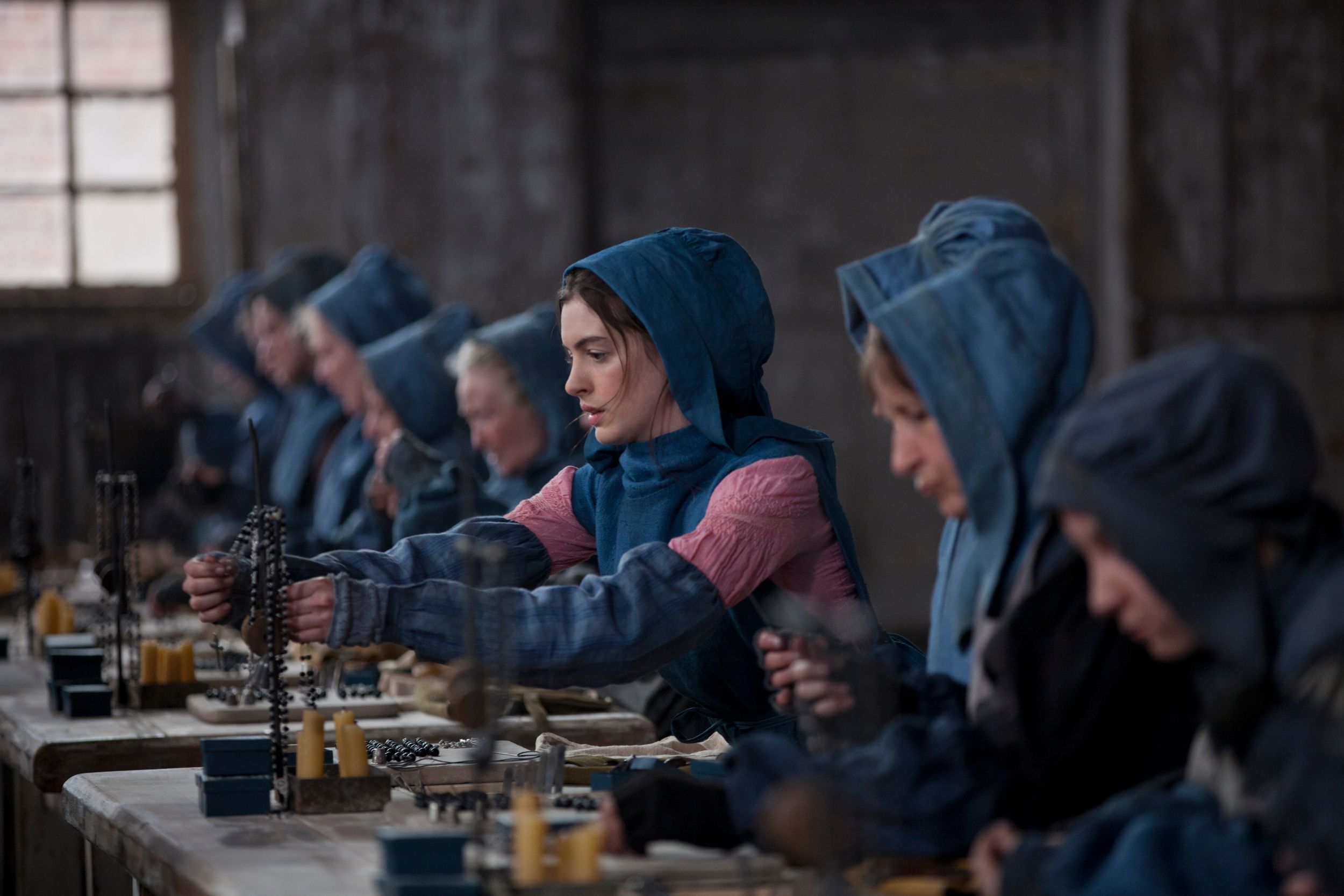 LES MISERABLES Images Featuring Anne Hathaway and Hugh Jackman