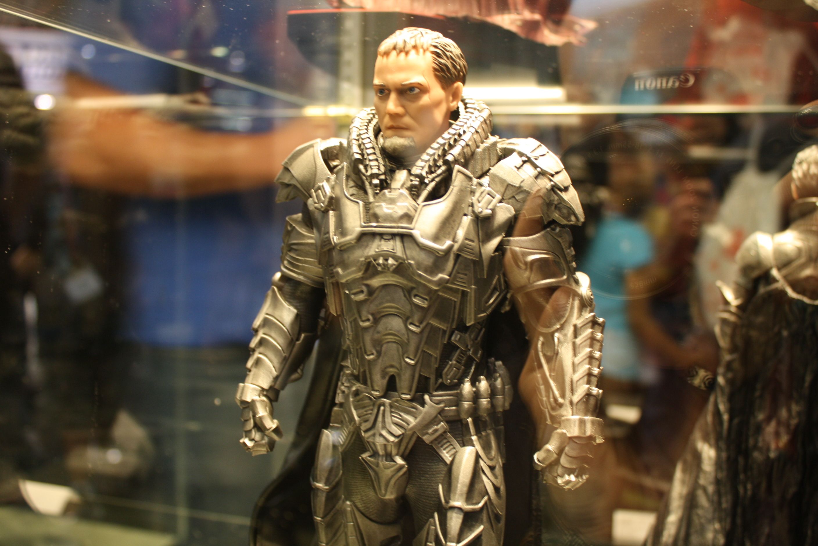 MAN OF STEEL Action Figure Images from WonderCon