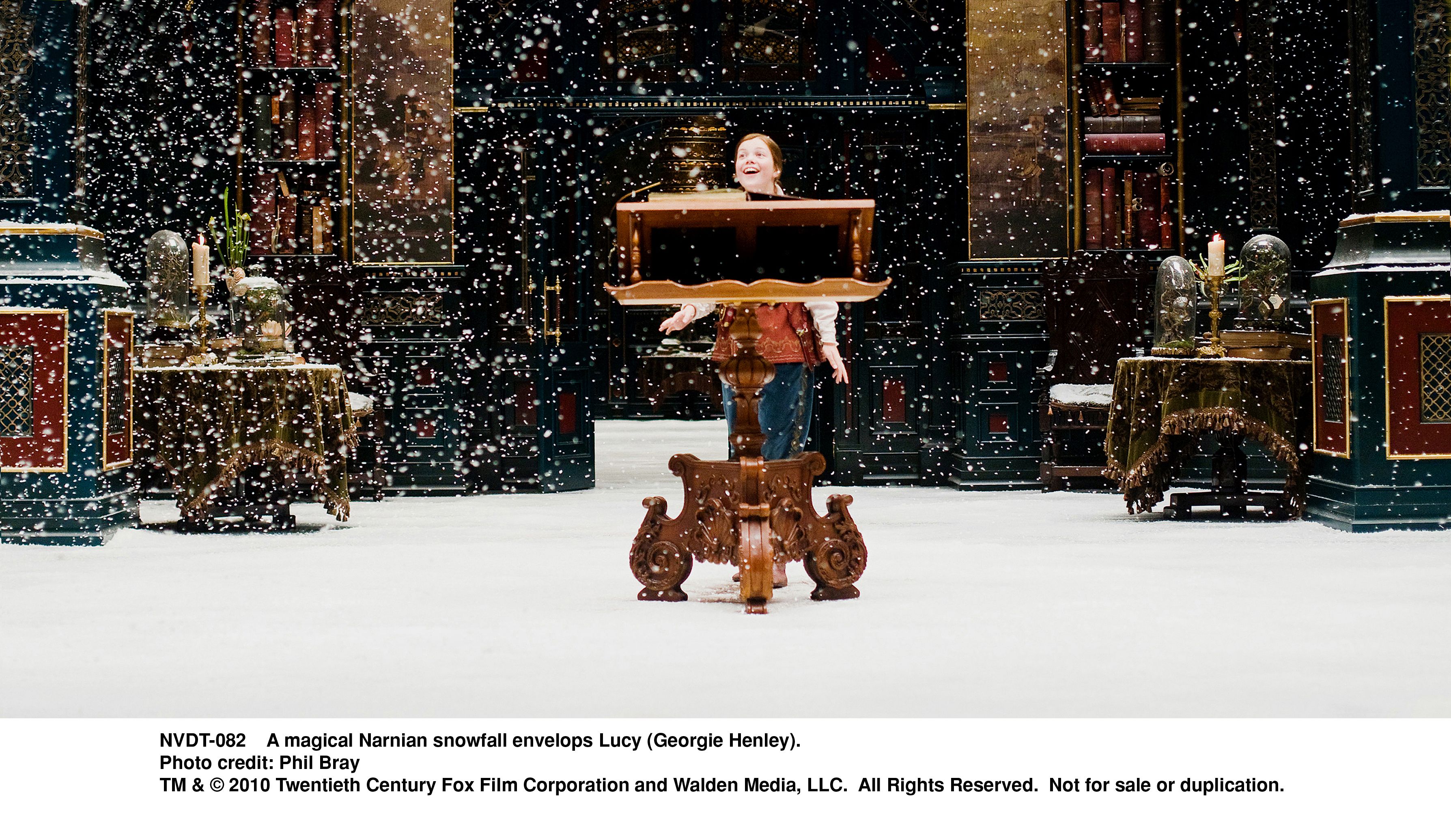 THE CHRONICLES OF NARNIA: THE VOYAGE OF THE DAWN TREADER Clips