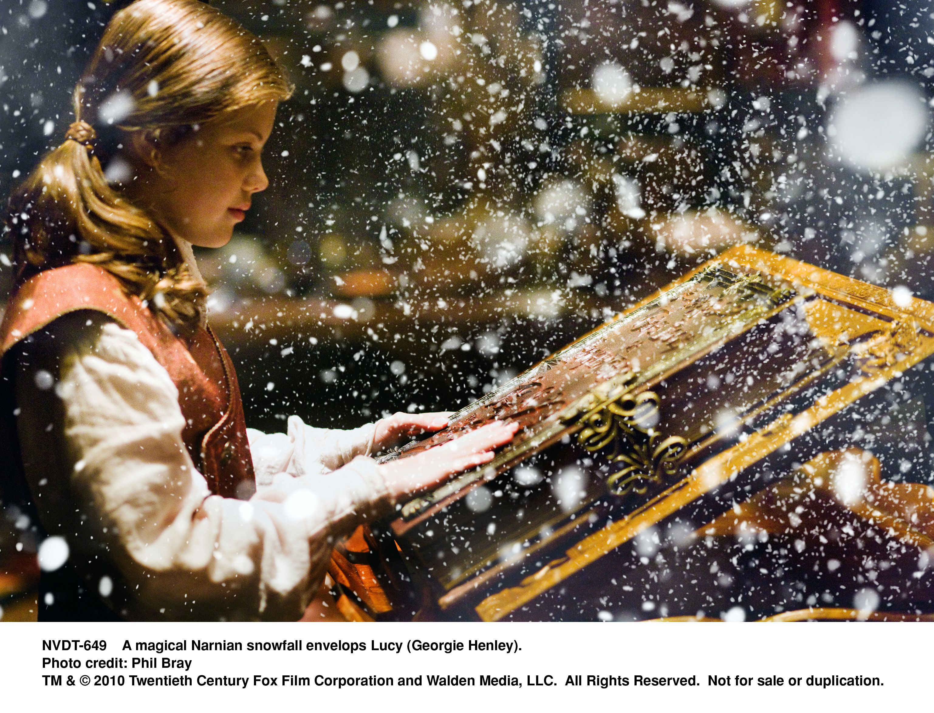 THE CHRONICLES OF NARNIA: THE VOYAGE OF THE DAWN TREADER Clips