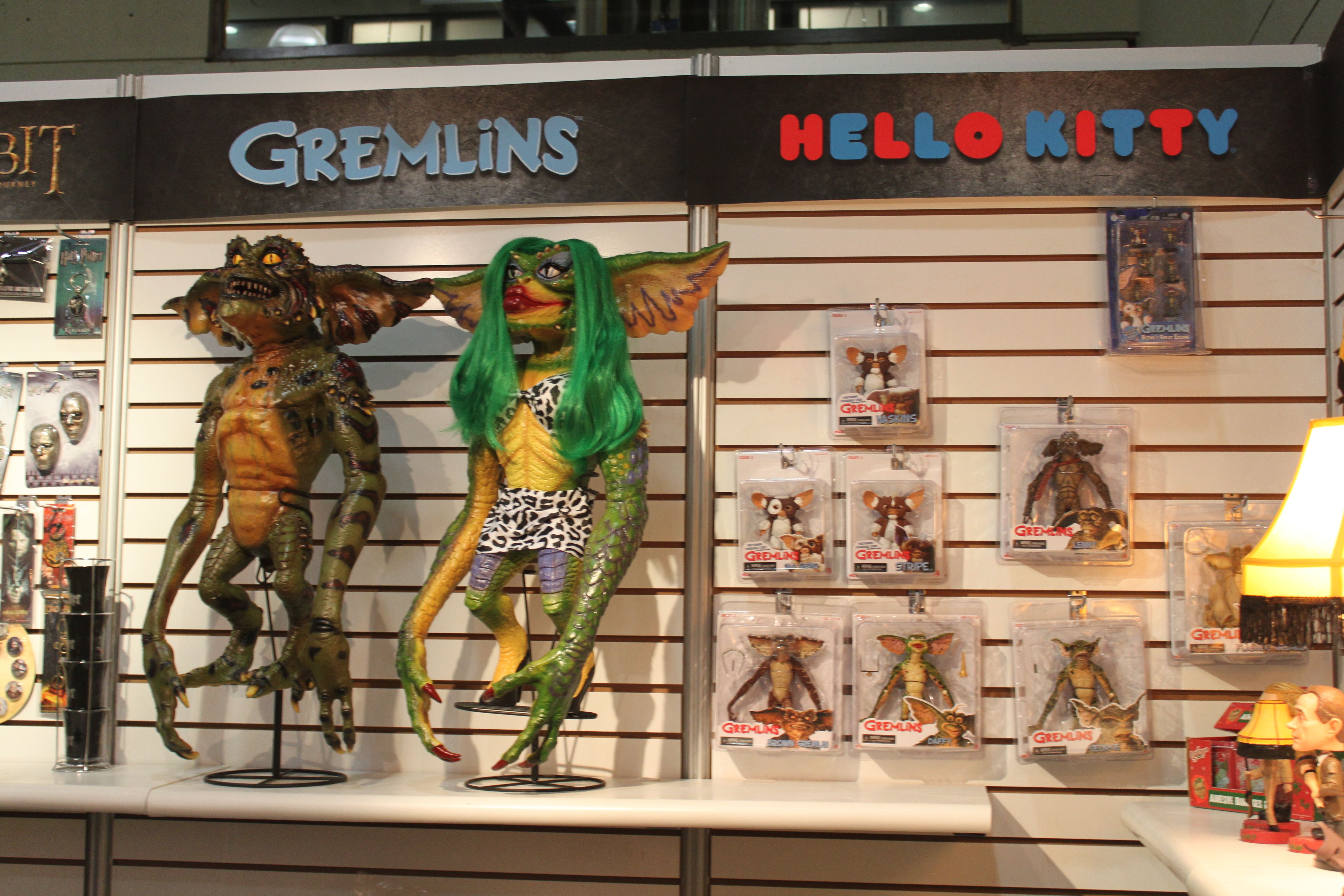 Mezco Toy Images BREAKING BAD and NECA's CARRIE, ALIENS, KICK-ASS 2 ...