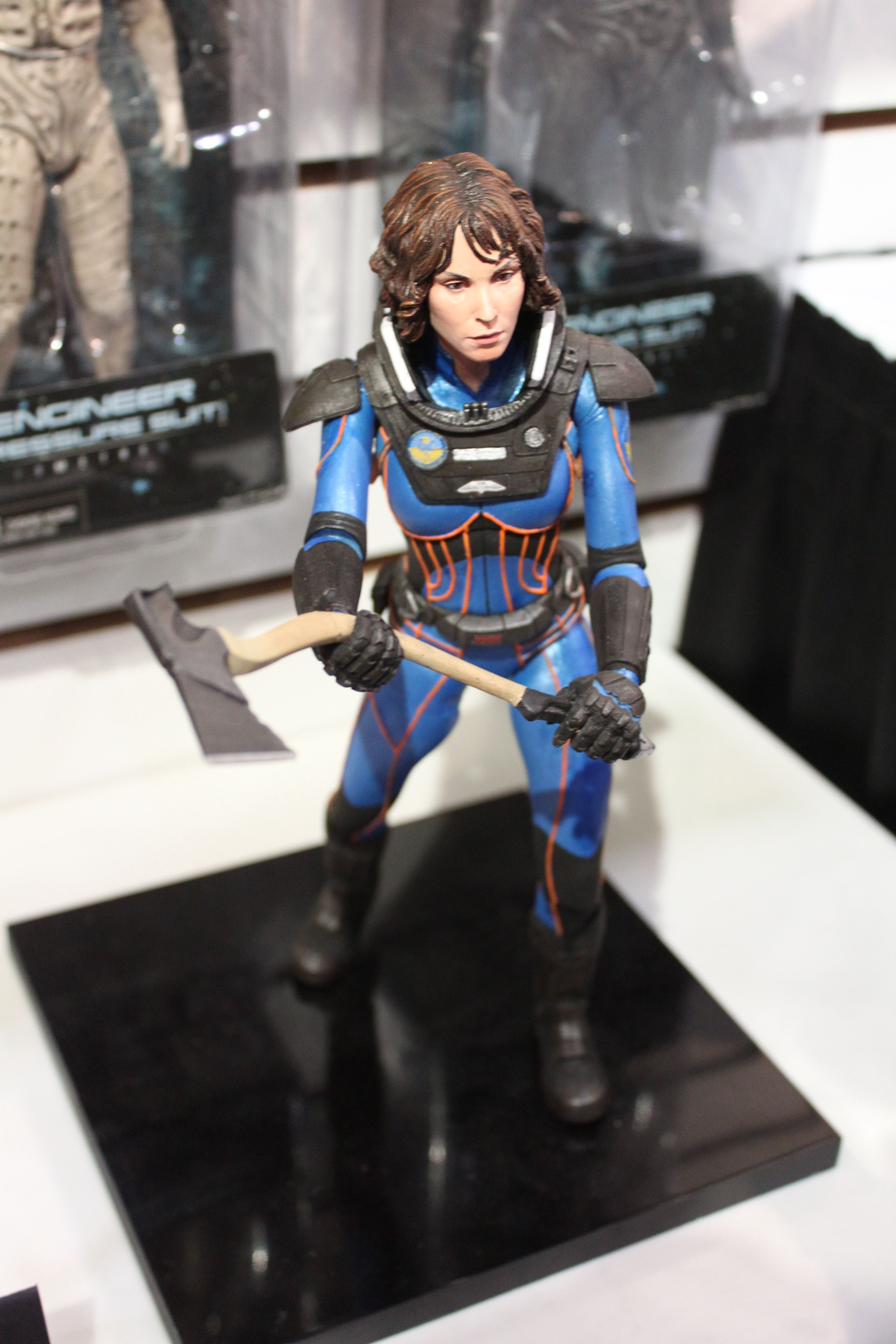 Mezco Toy Images BREAKING BAD and NECA's CARRIE, ALIENS, KICK-ASS 2 ...