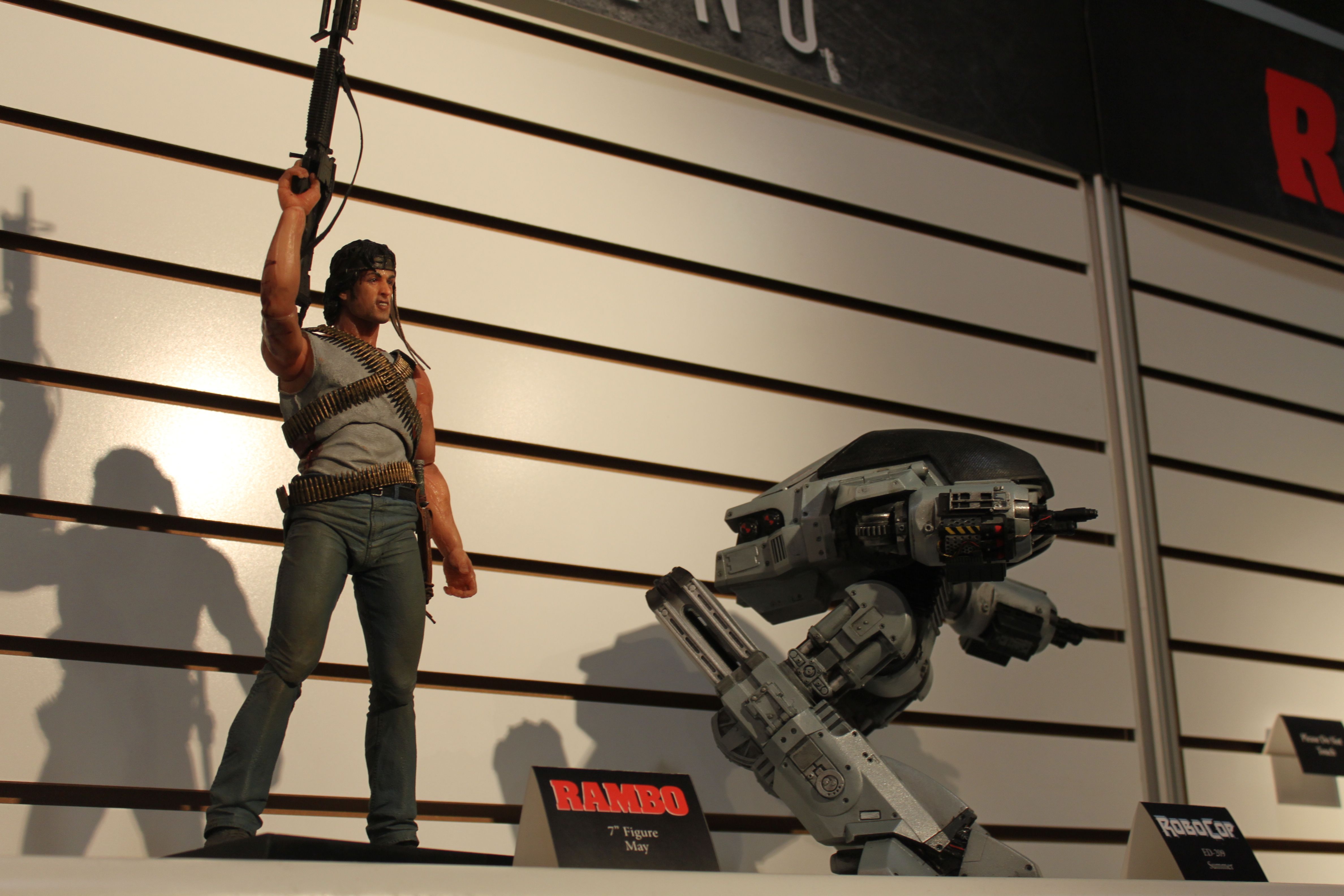 Mezco Toy Images BREAKING BAD and NECA's CARRIE, ALIENS, KICK-ASS 2 ...