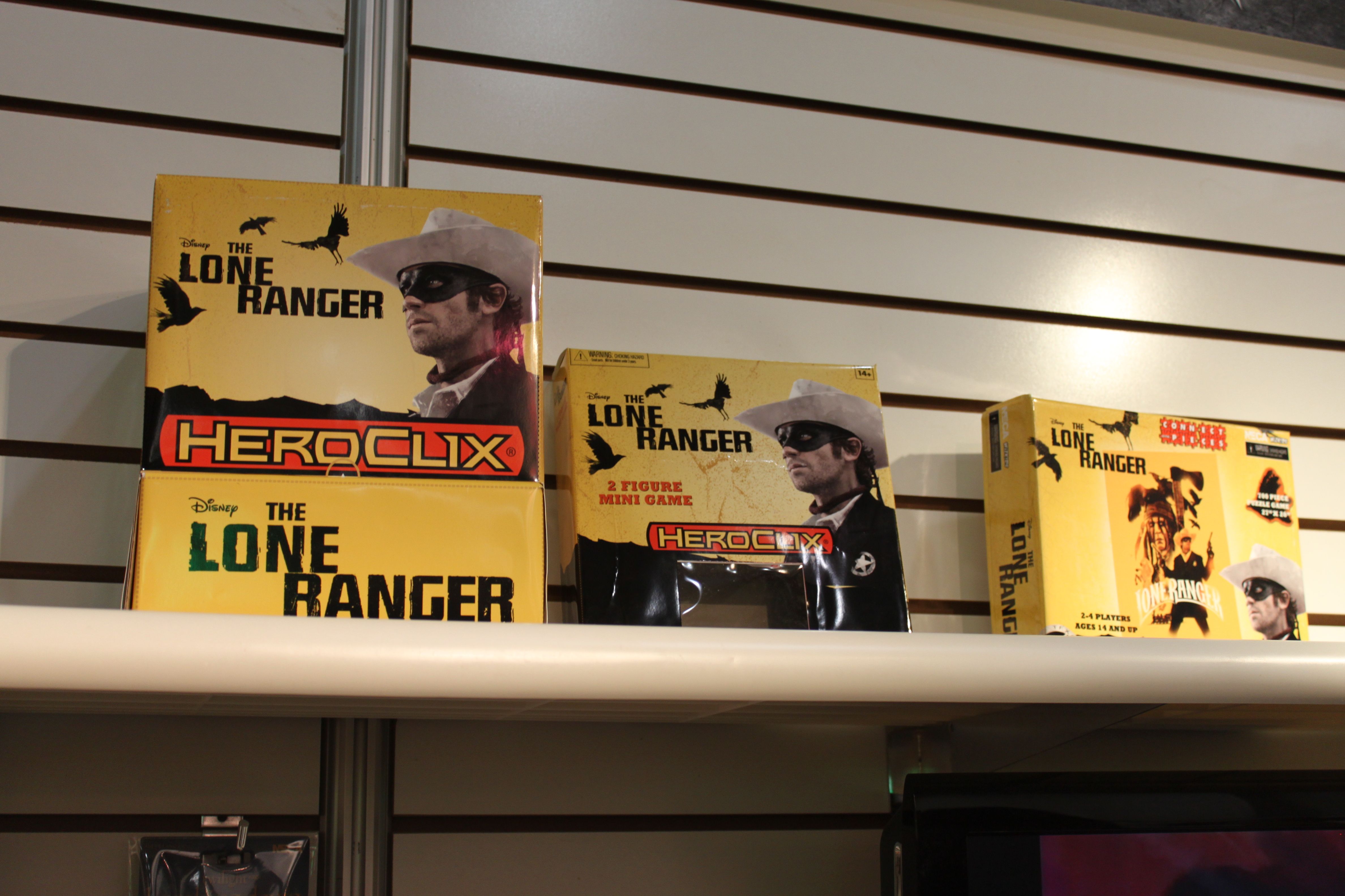 Mezco Toy Images BREAKING BAD and NECA's CARRIE, ALIENS, KICK-ASS 2 ...