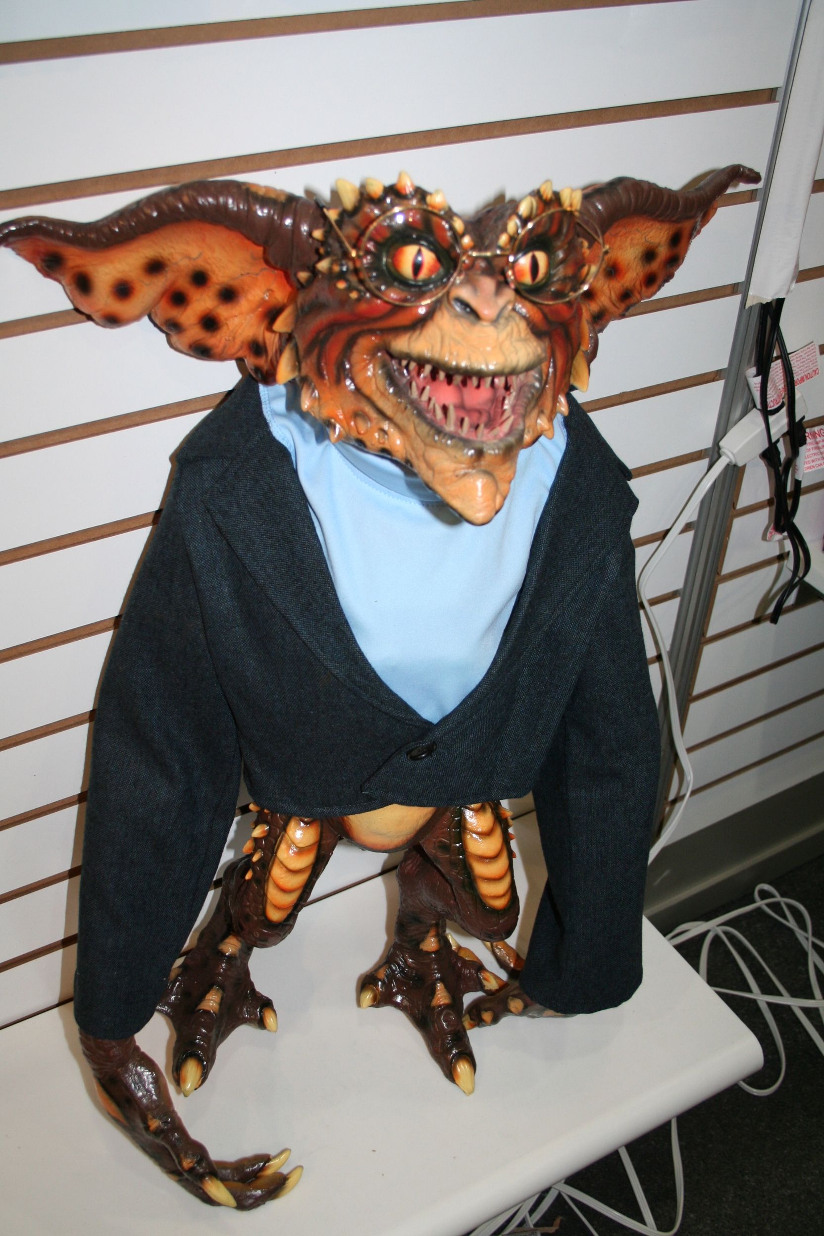 Pictures of the NECA Toys/Action Figures for DIVERGENT, PACIFIC RIM ...