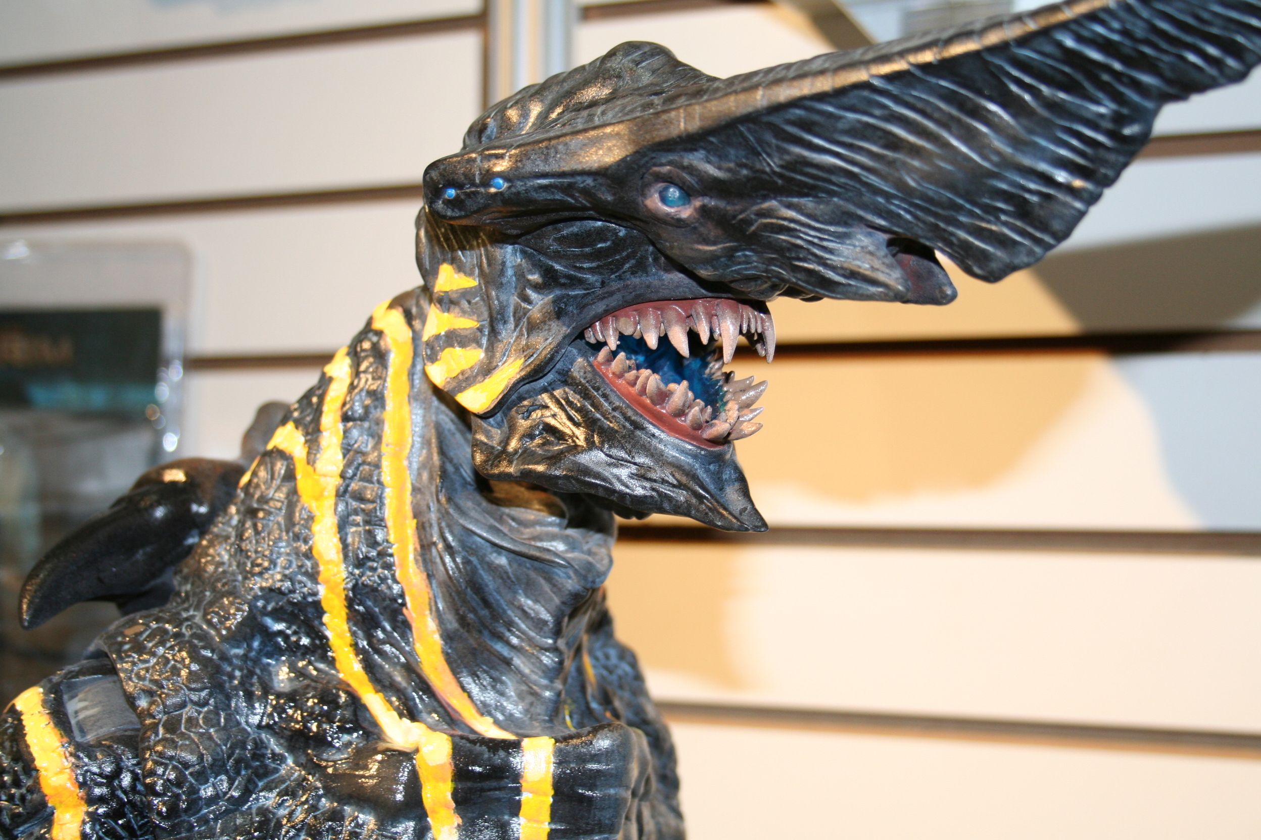 Pictures of the NECA Toys/Action Figures for DIVERGENT, PACIFIC RIM ...