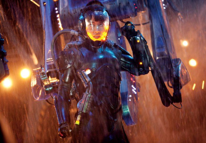 PACIFIC RIM Images Featuring Guillermo del Toro, Charlie Hunnam, Rinko ...