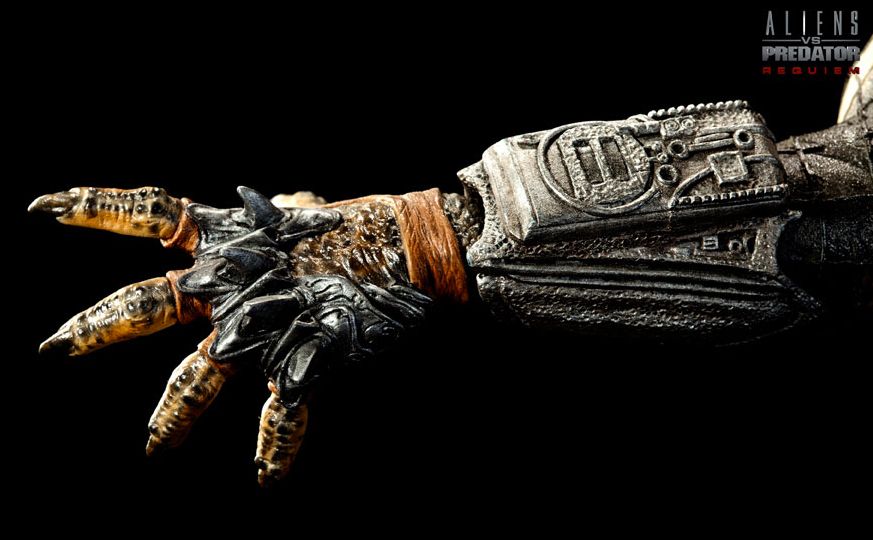 Hot Toys SPIDER-MAN and ALIENS VS. PREDATOR: REQUIEM Figures