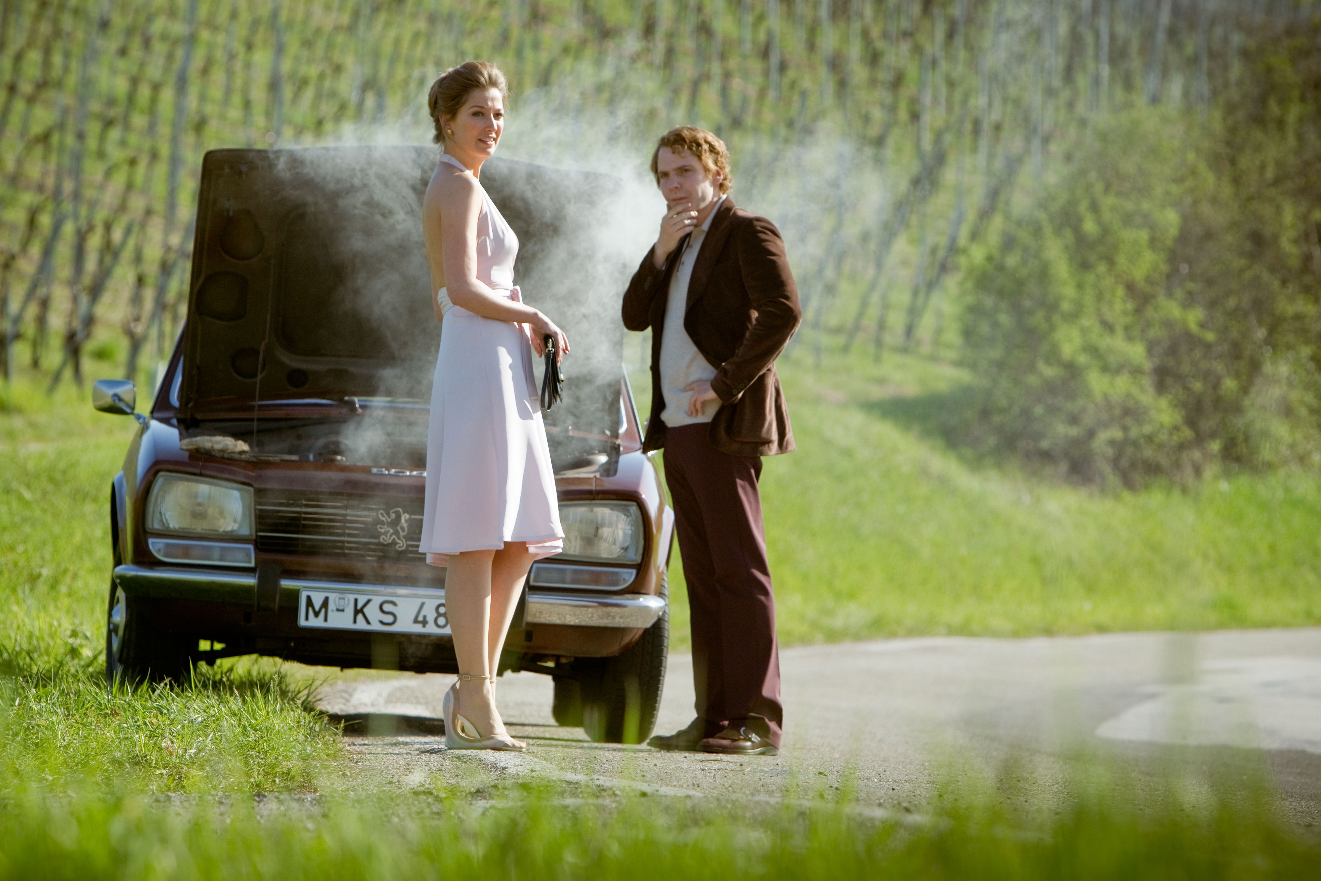 RUSH Images. Ron Howard's RUSH Stars Chris Hemsworth, Daniel Bruhl, and ...