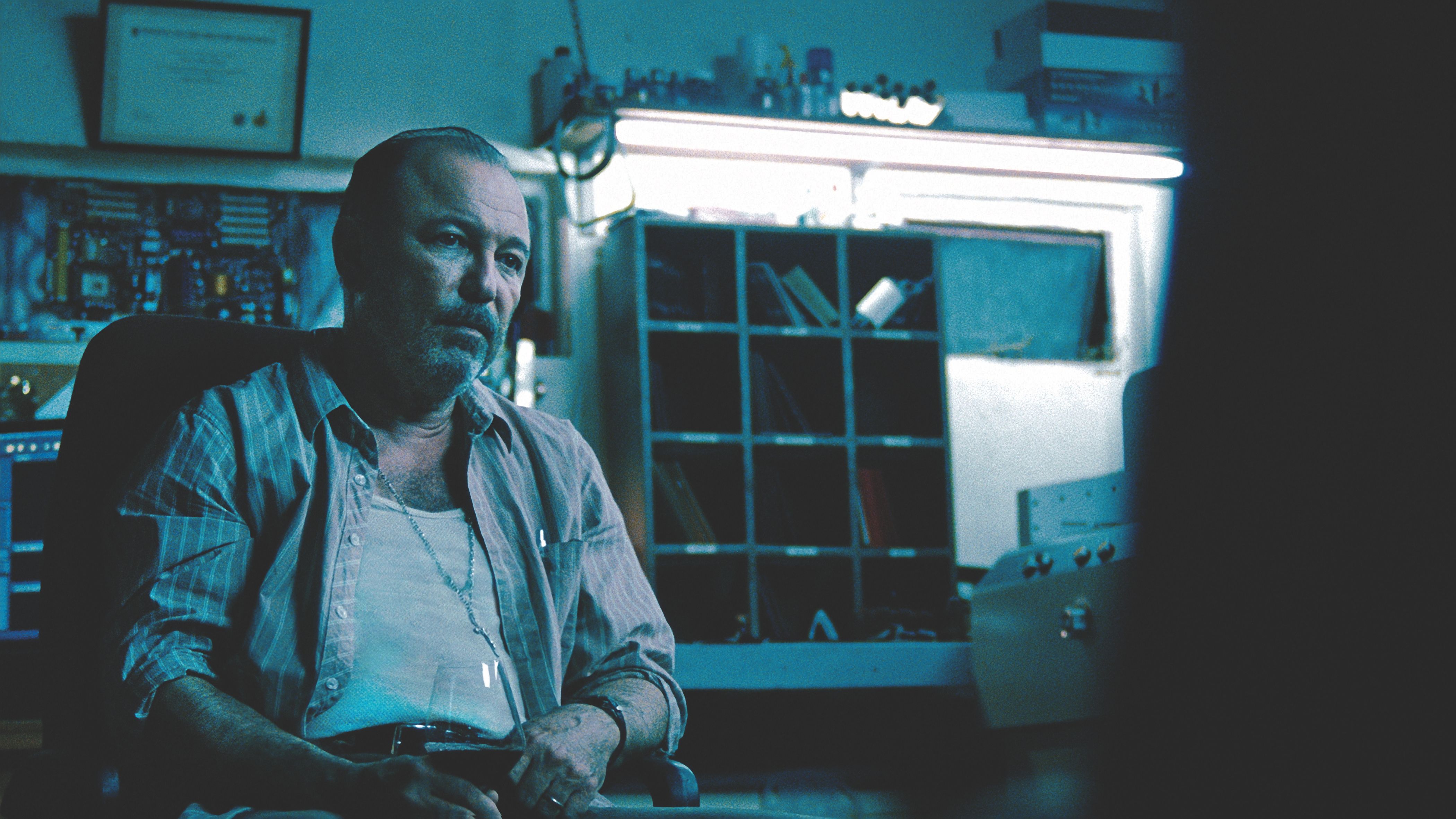 SAFE HOUSE Movie Clips and Images