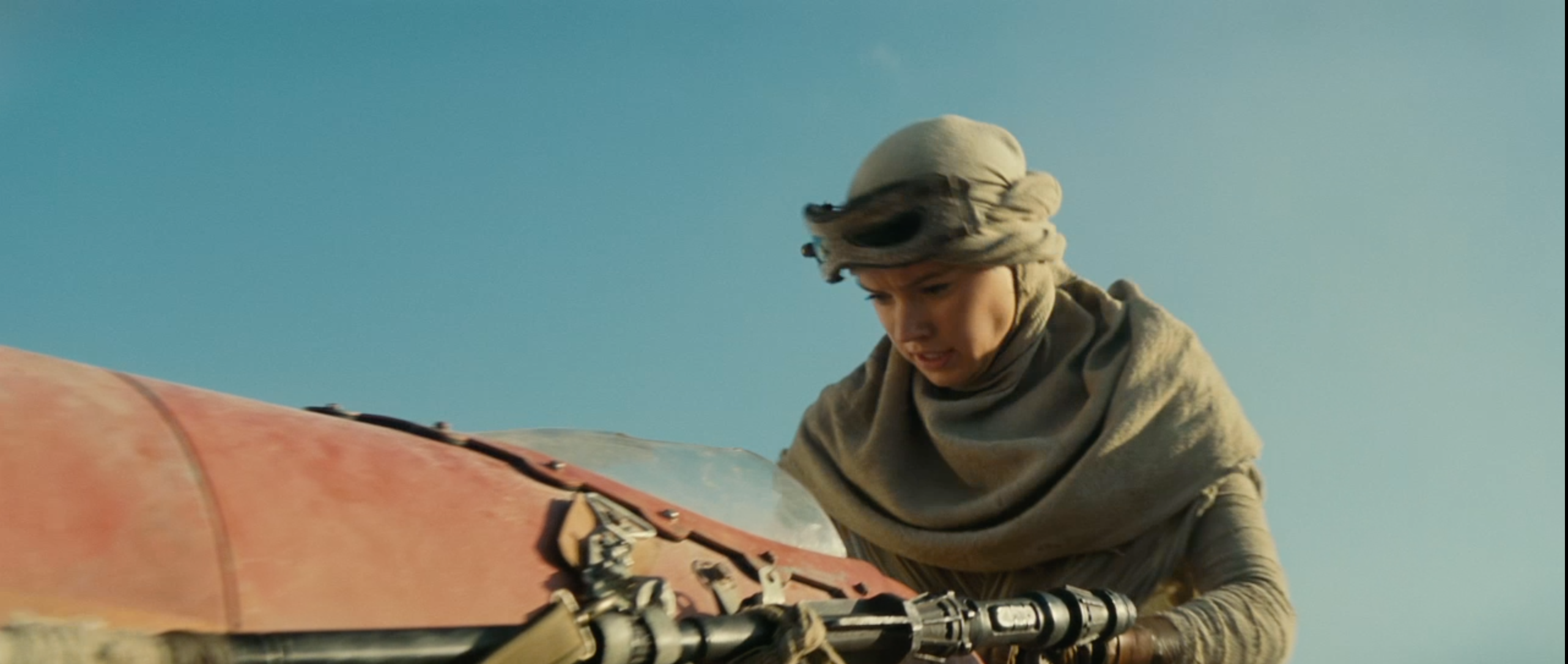 Over 40 Star Wars: The Force Awakens Images Tease Rebuilt Universe
