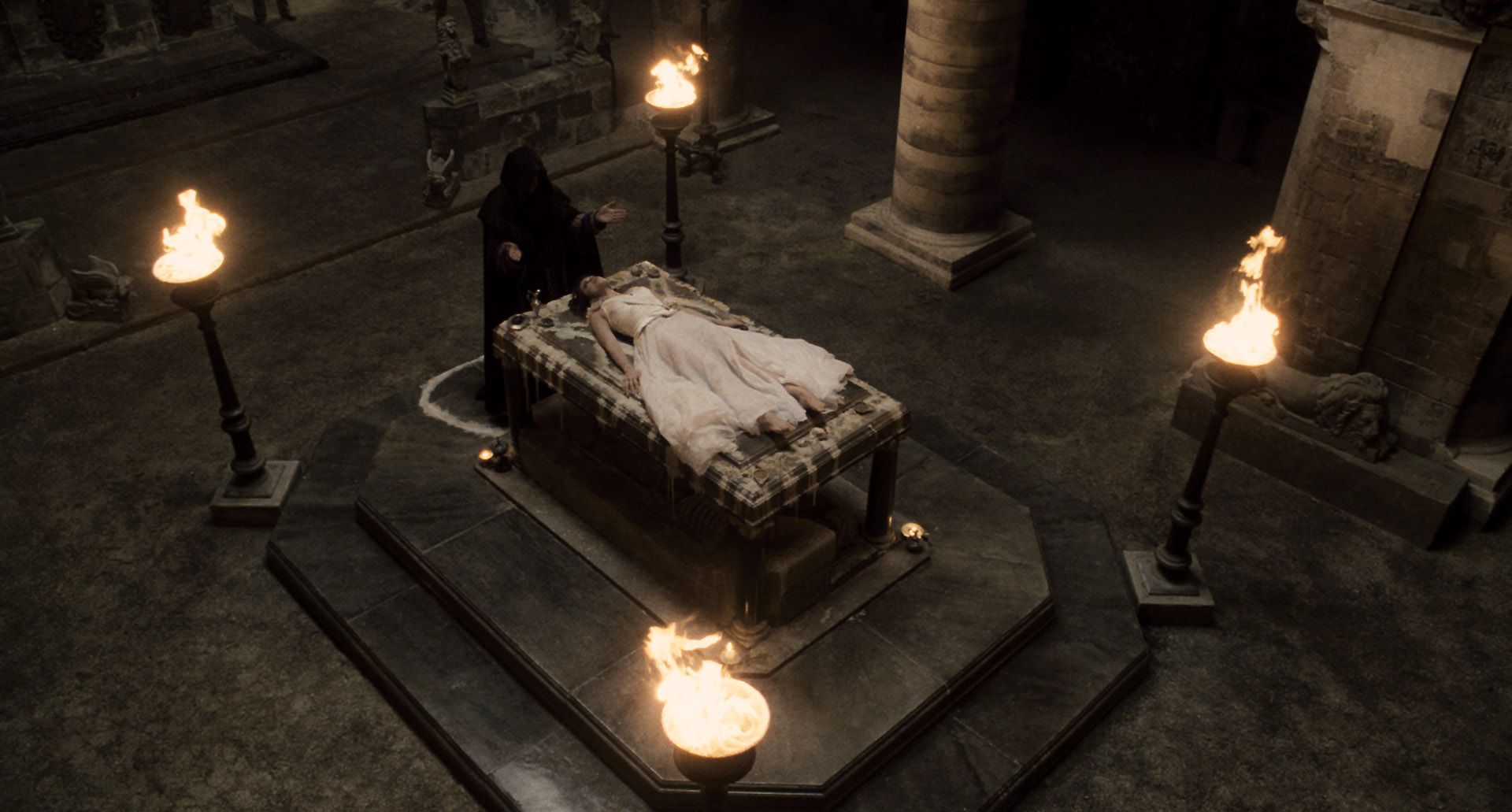 37 High Resolution Images from SHERLOCK HOLMES