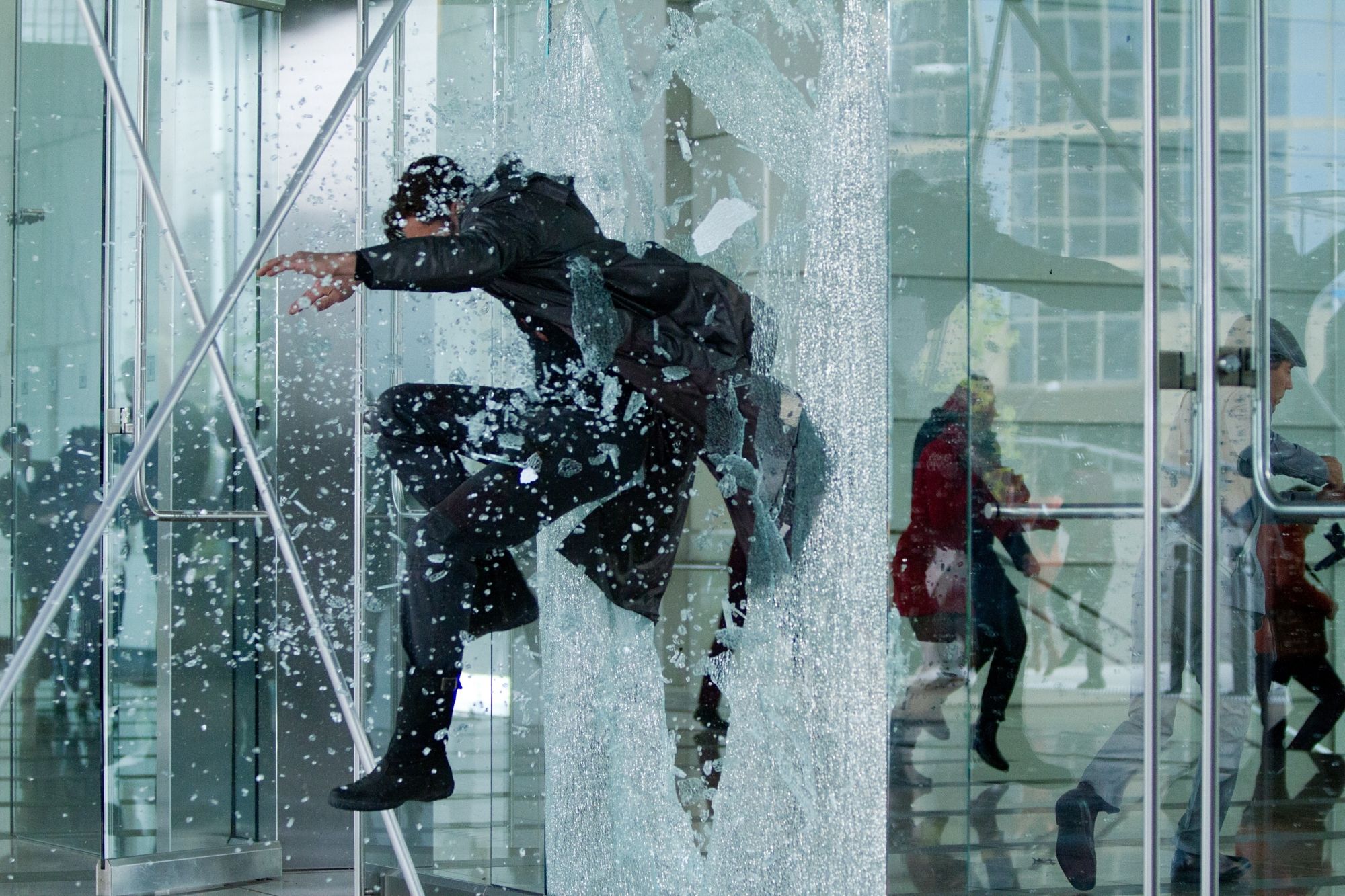 STAR TREK INTO DARKNESS Images Hi-Res. STAR TREK 2 Stars Chris Pine and ...