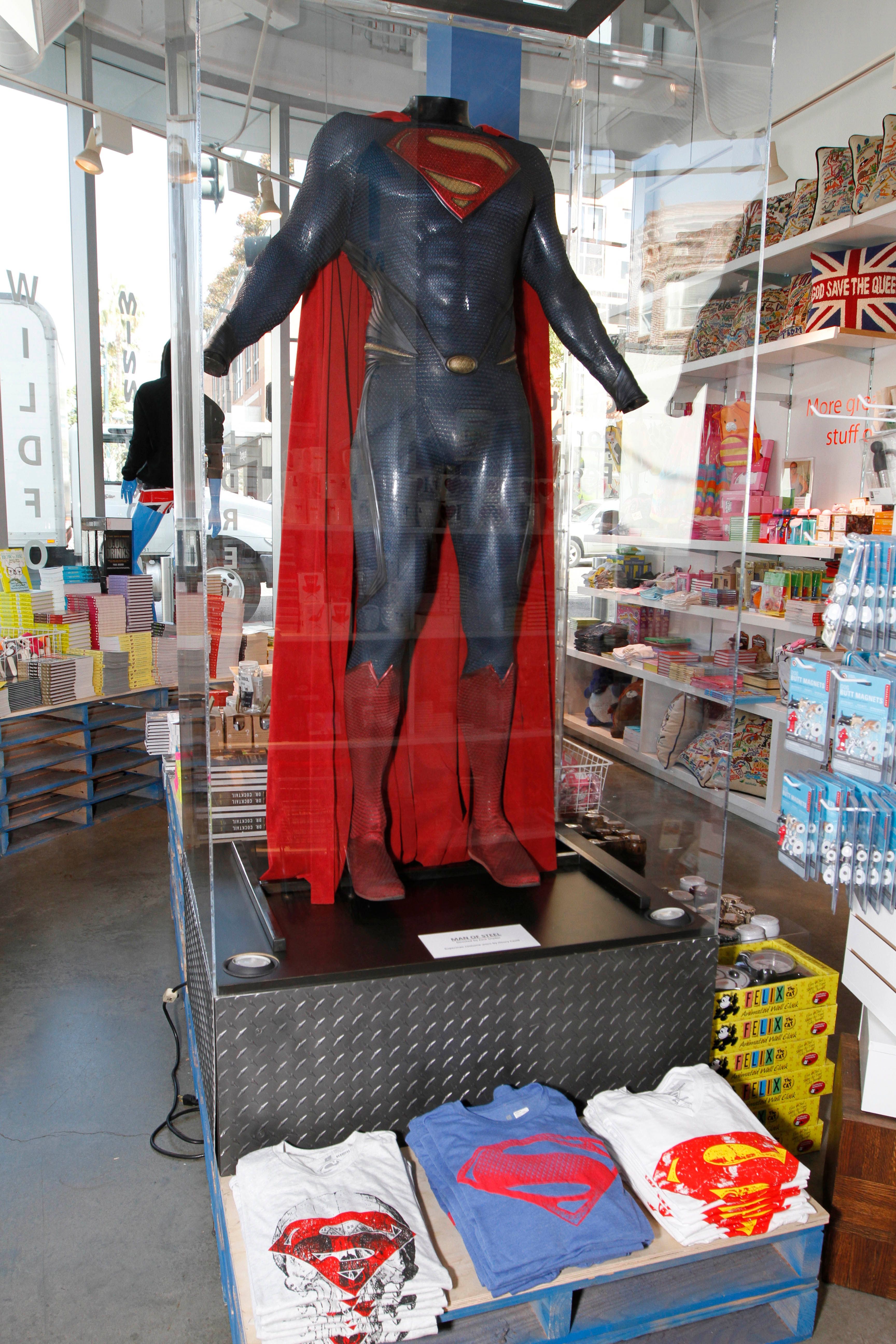 Check Out Warner Bros.’ MAN OF STEEL Merchandise Plus a Look at the ...