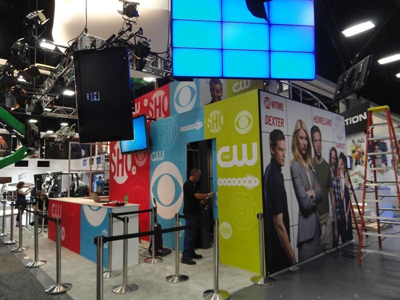 Comic Con Images of the Convention Floor Including IRON MAN 3, THE ...