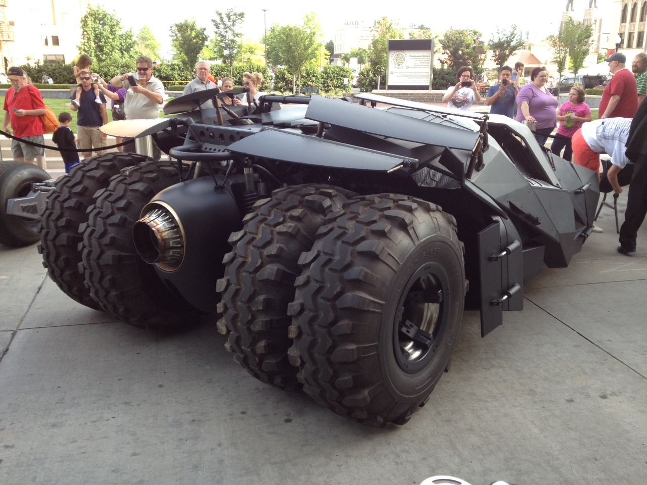 THE DARK KNIGHT RISES Tumbler and Bat-Pod Images