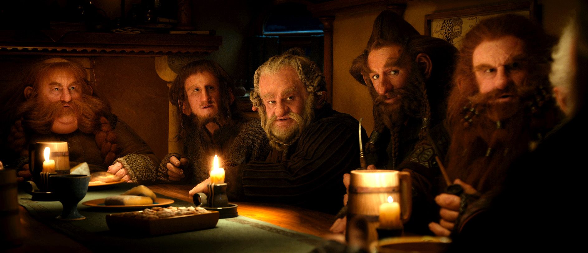 THE HOBBIT: AN UNEXPECTED JOURNEY Clip and Images