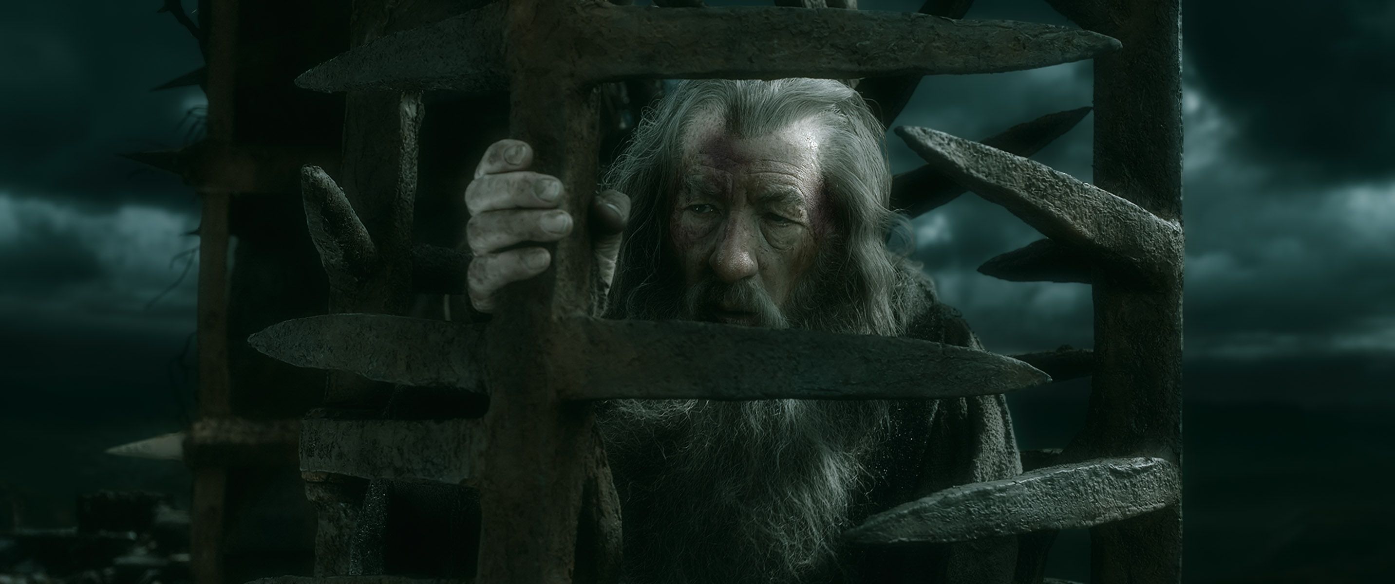 New The Hobbit: The Battle of the Five Armies Images Evoke a Somber Tone